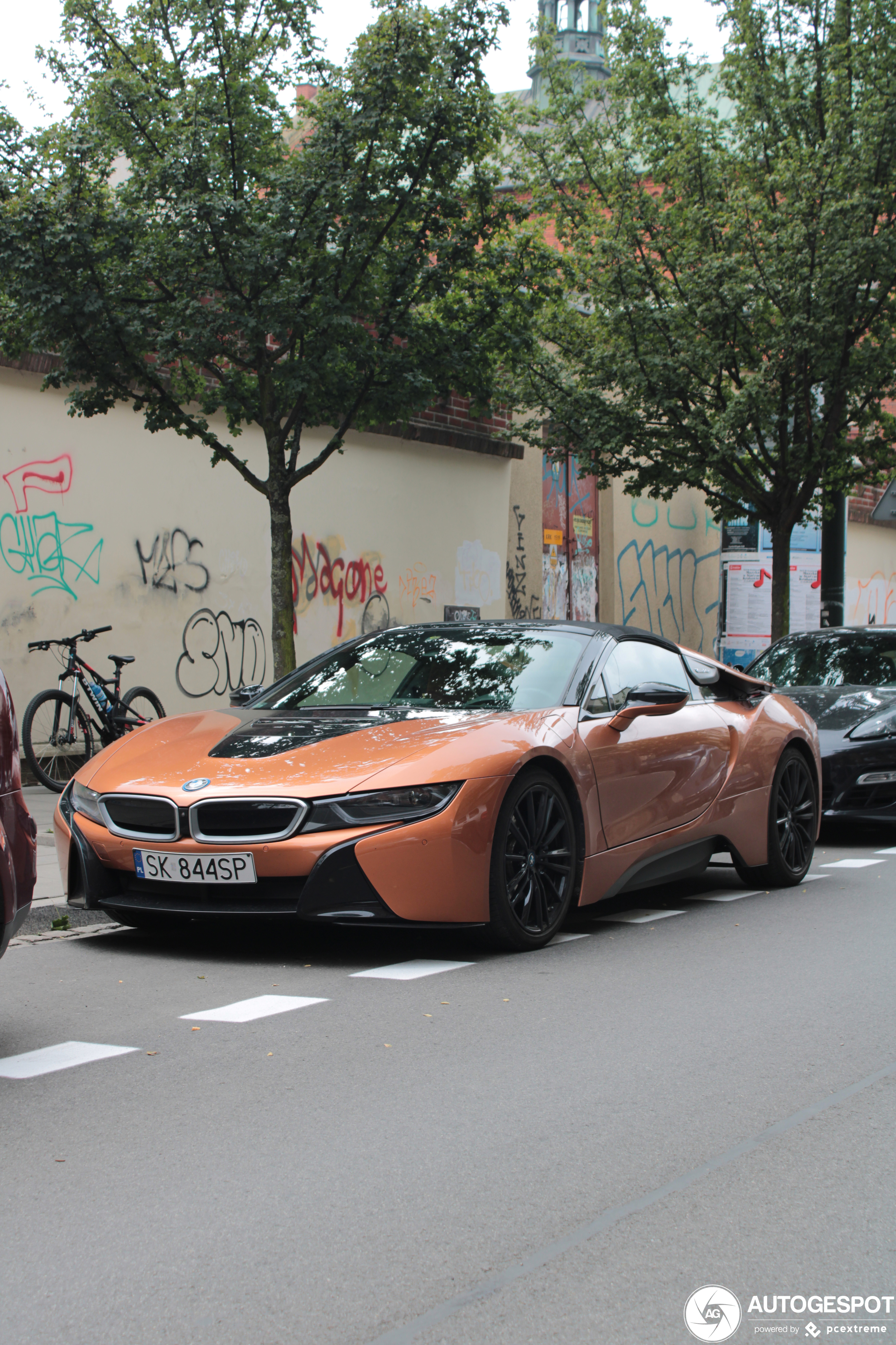 BMW i8 Roadster First Edition - 24 August 2022 - Autogespot