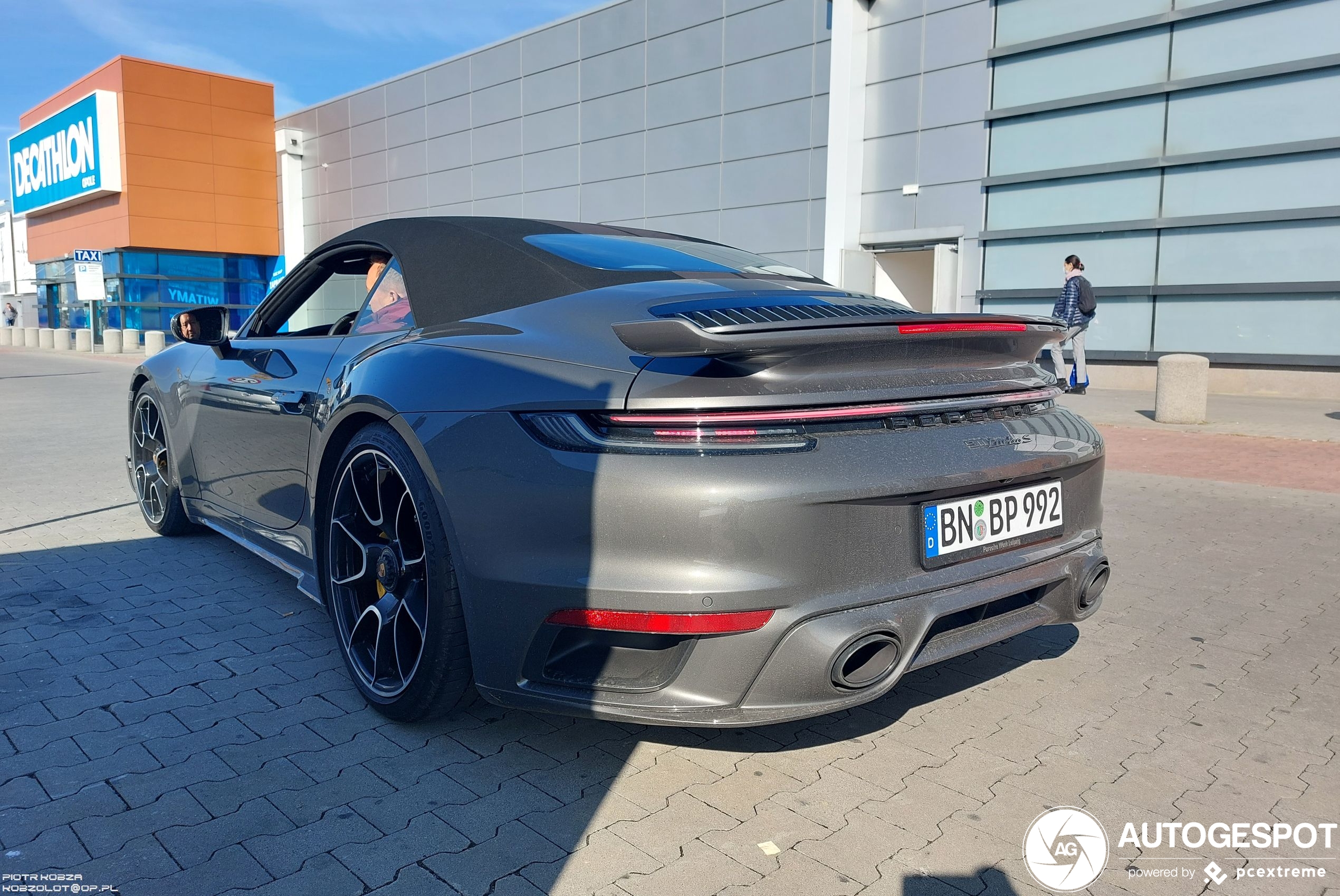 Porsche 992 Turbo S Cabriolet - 30 September 2022 - Autogespot