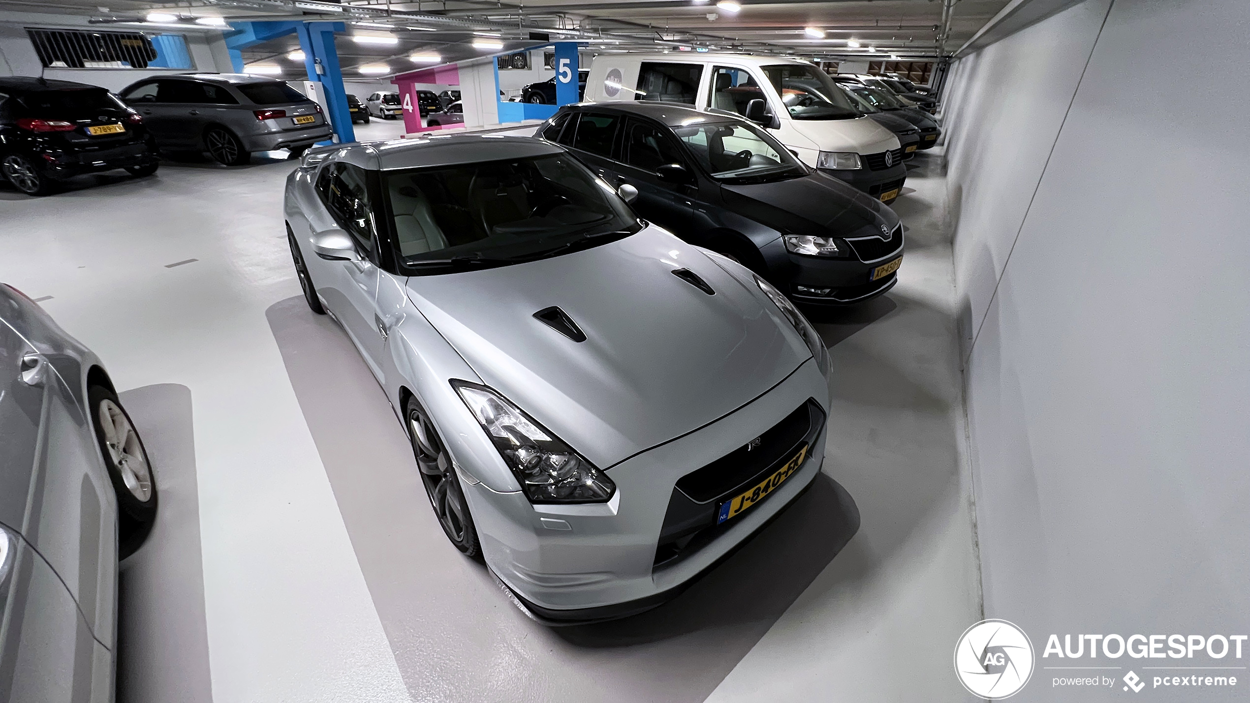 Nissan GT-R - 27 January 2023 - Autogespot