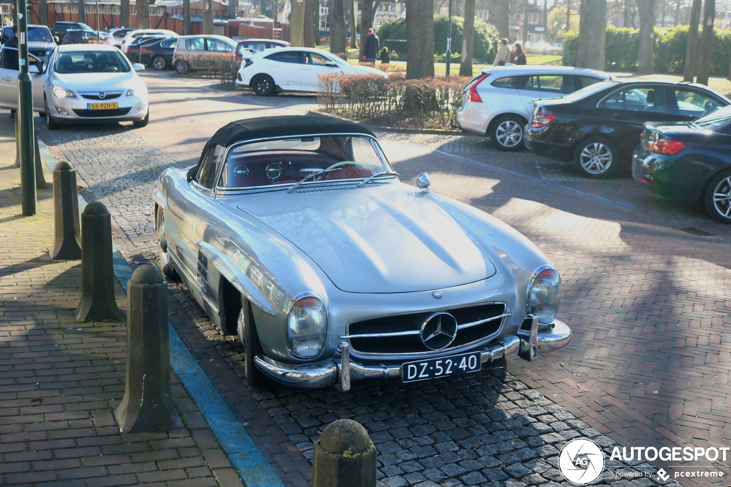 Mercedes-Benz 300SL Roadster - 02 April 2023 - Autogespot