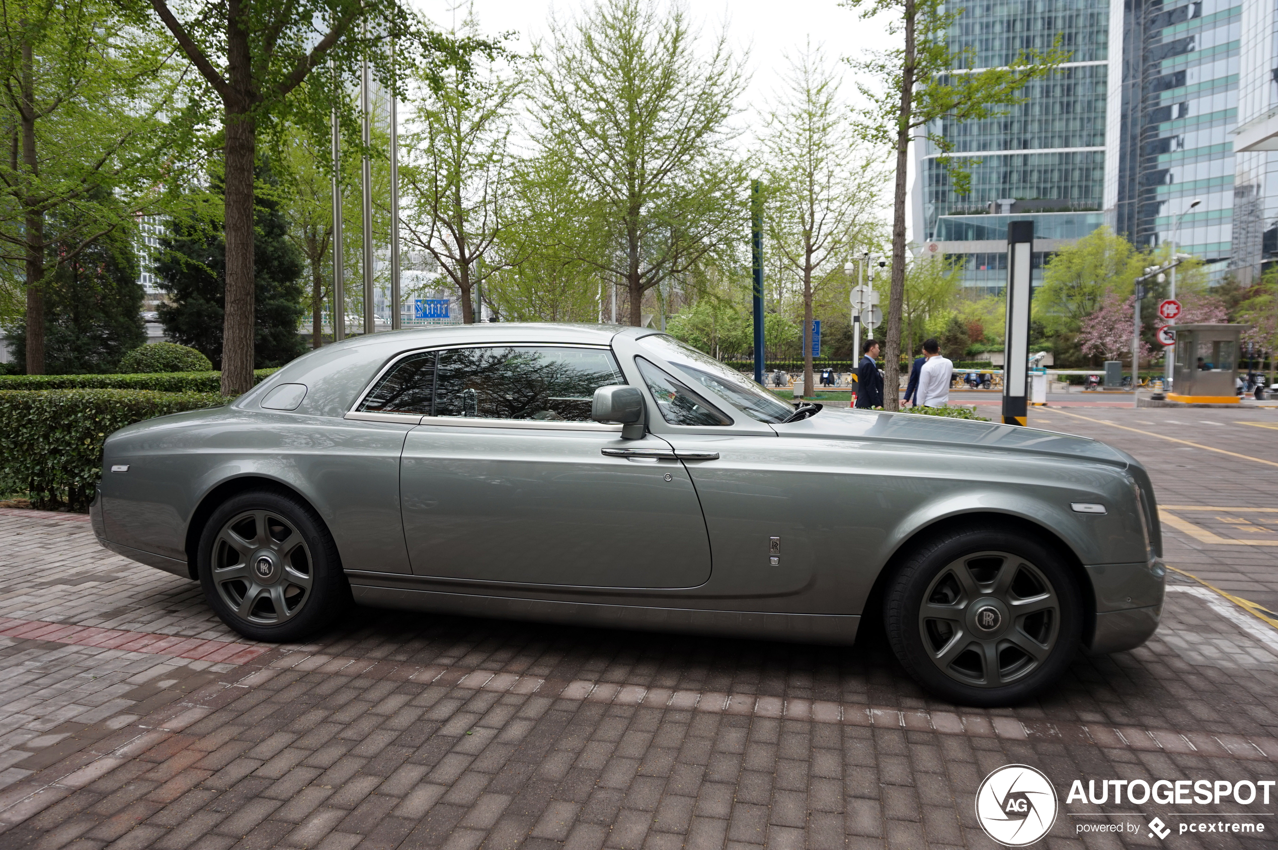 Rolls-Royce Phantom Coupé Series II Aviator Collection - 06 April 2023 ...