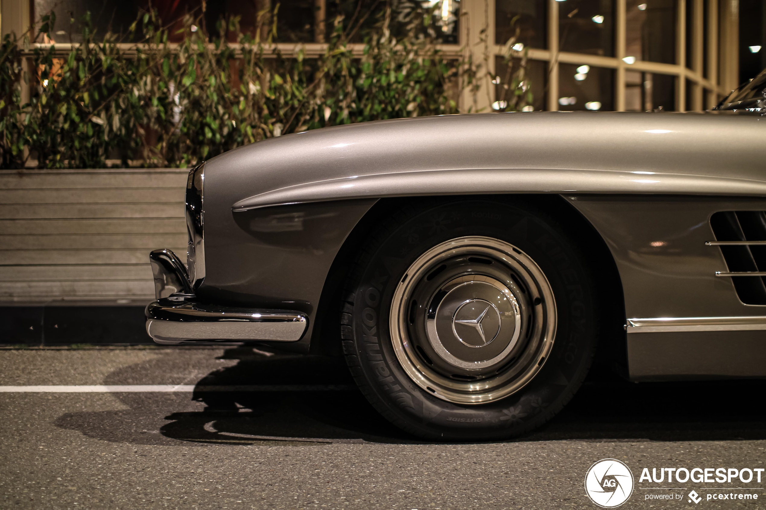 Mercedes-Benz 300SL Roadster - 21 April 2023 - Autogespot