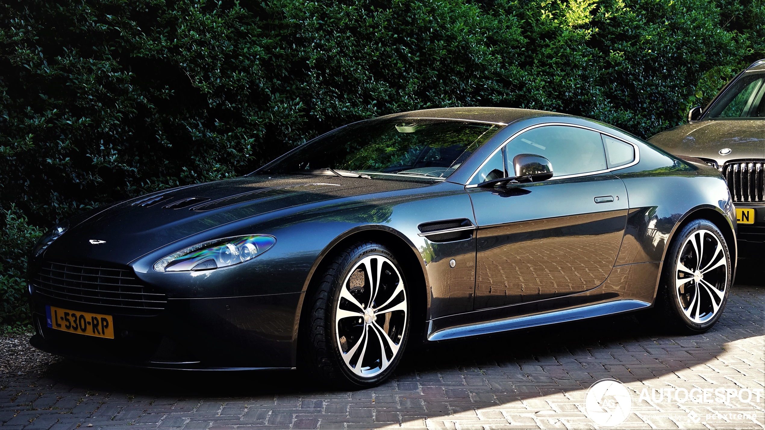 Aston Martin V12 Vantage - 17 May 2023 - Autogespot