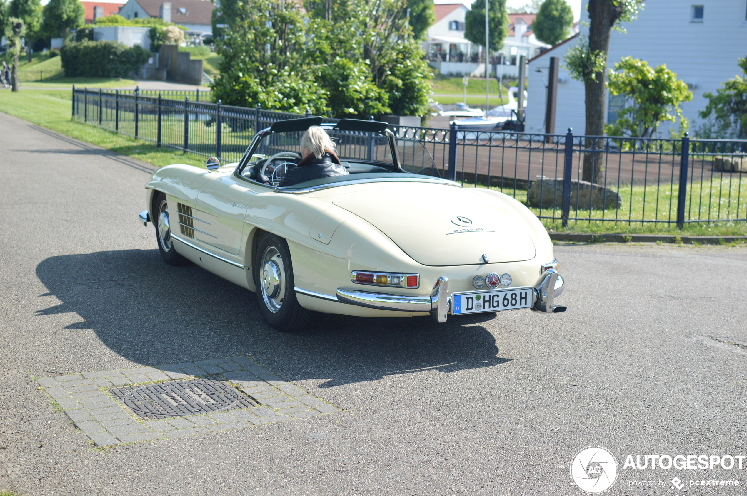 Mercedes-Benz 300SL Roadster - 20 May 2023 - Autogespot
