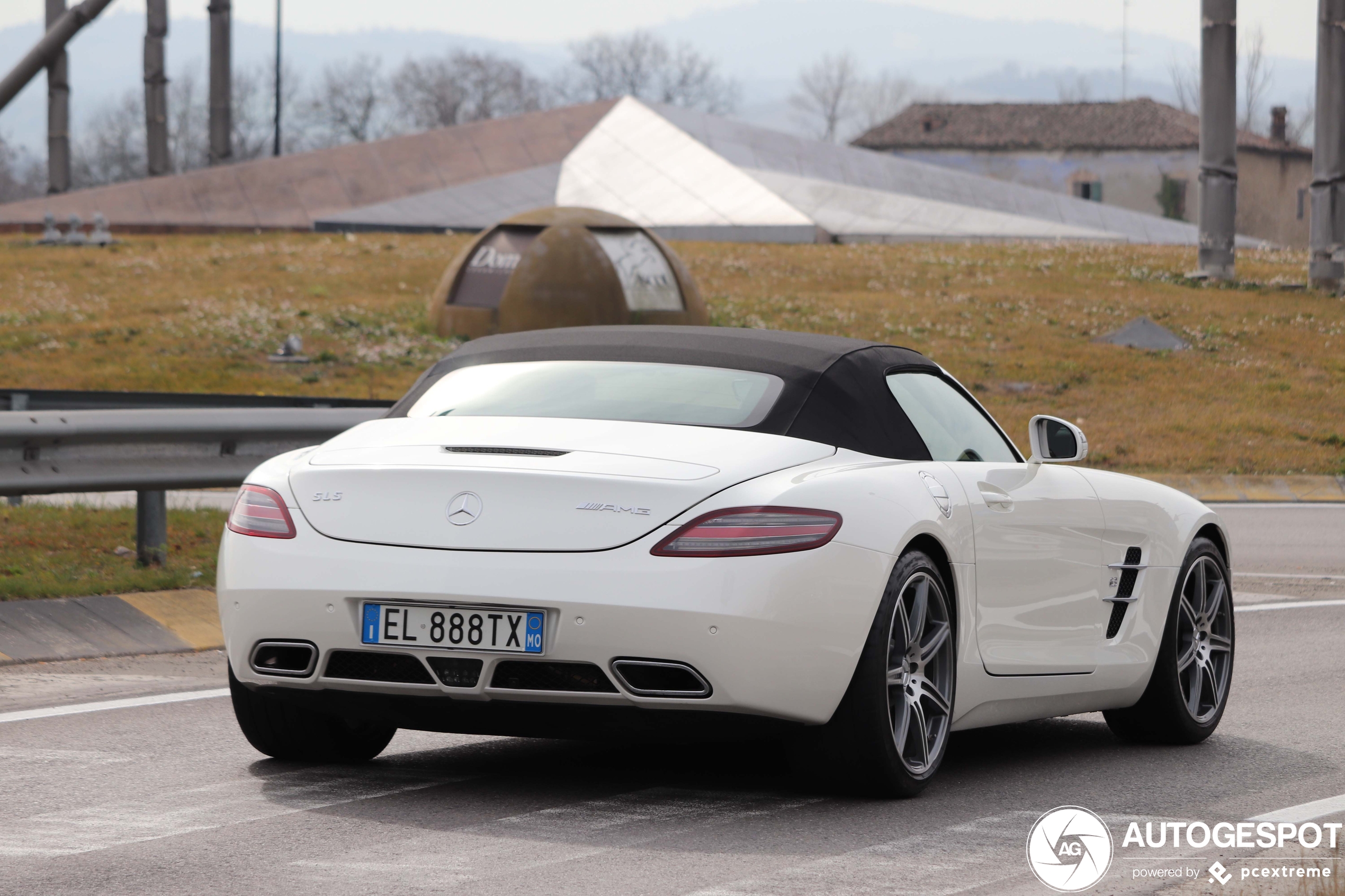 Mercedes-Benz SLS AMG Roadster - 20 May 2023 - Autogespot