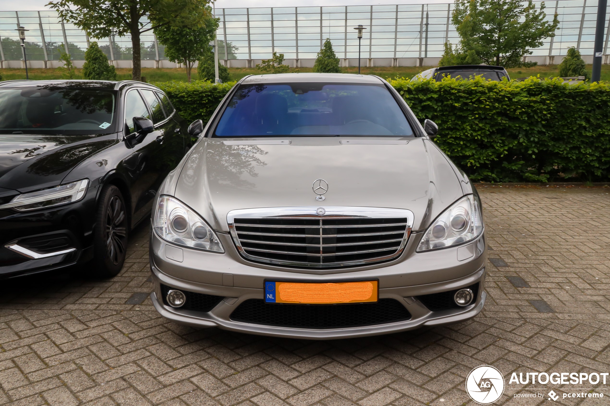 Mercedes-Benz S 65 AMG V221 - 26 May 2023 - Autogespot