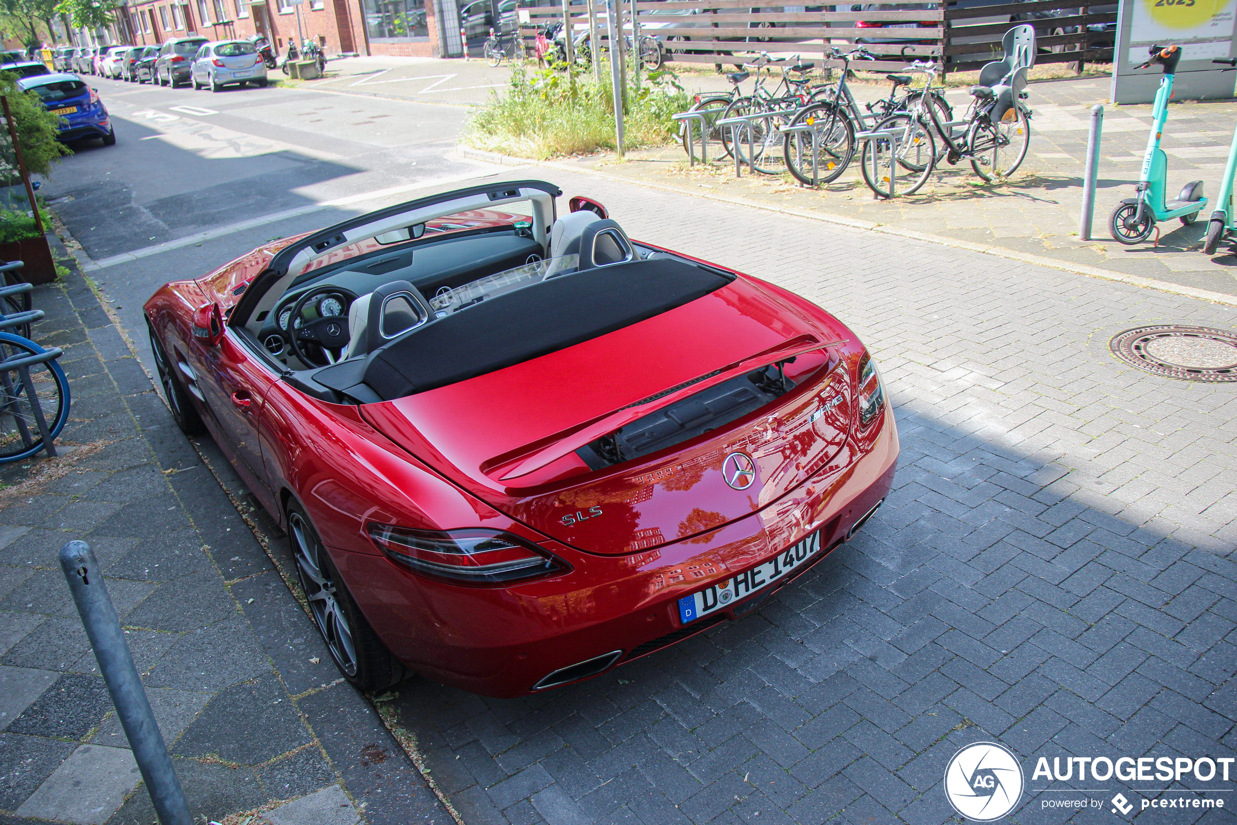 Mercedes-Benz SLS AMG Roadster - 29 May 2023 - Autogespot