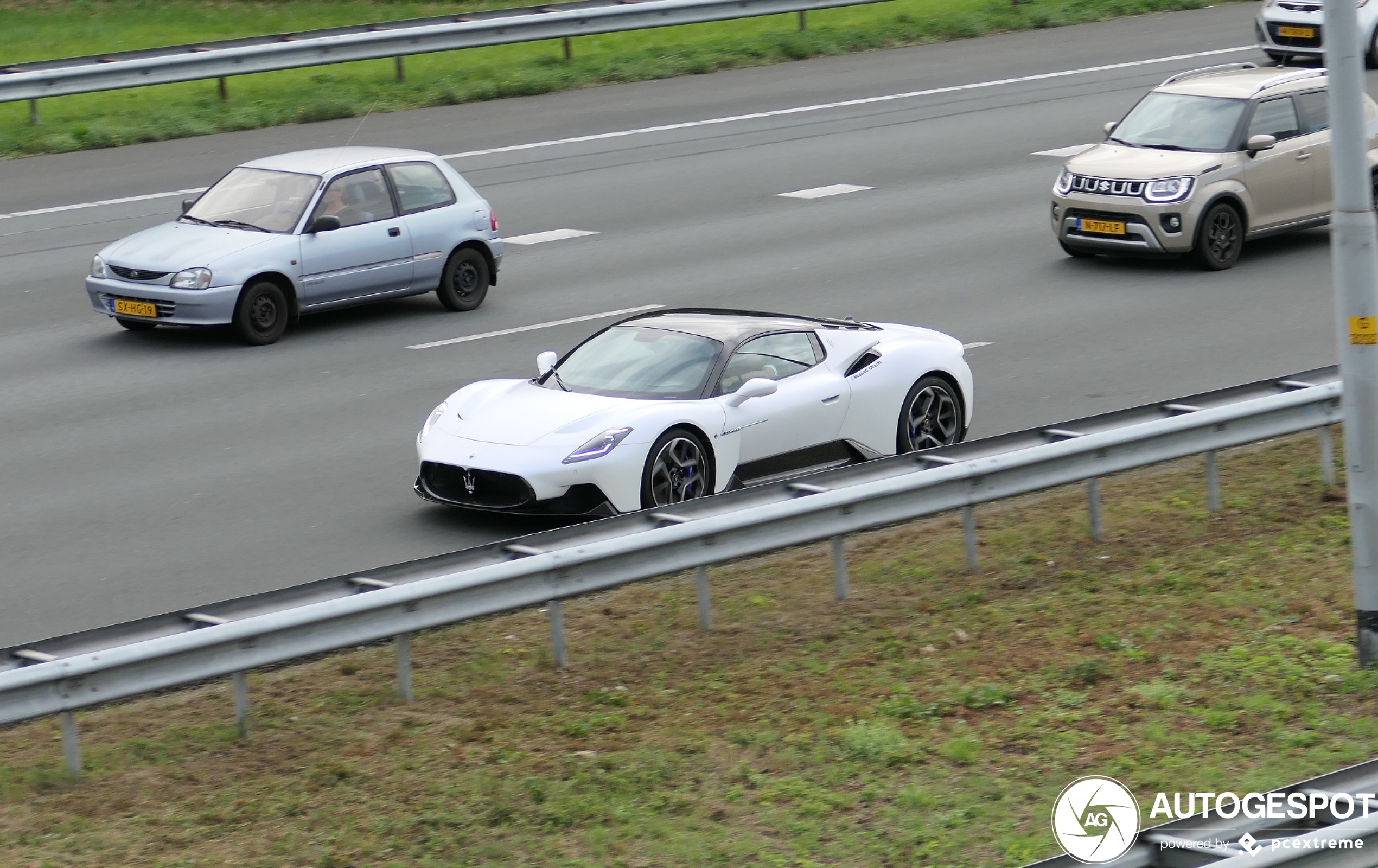 Maserati MC20 - 30 May 2023 - Autogespot