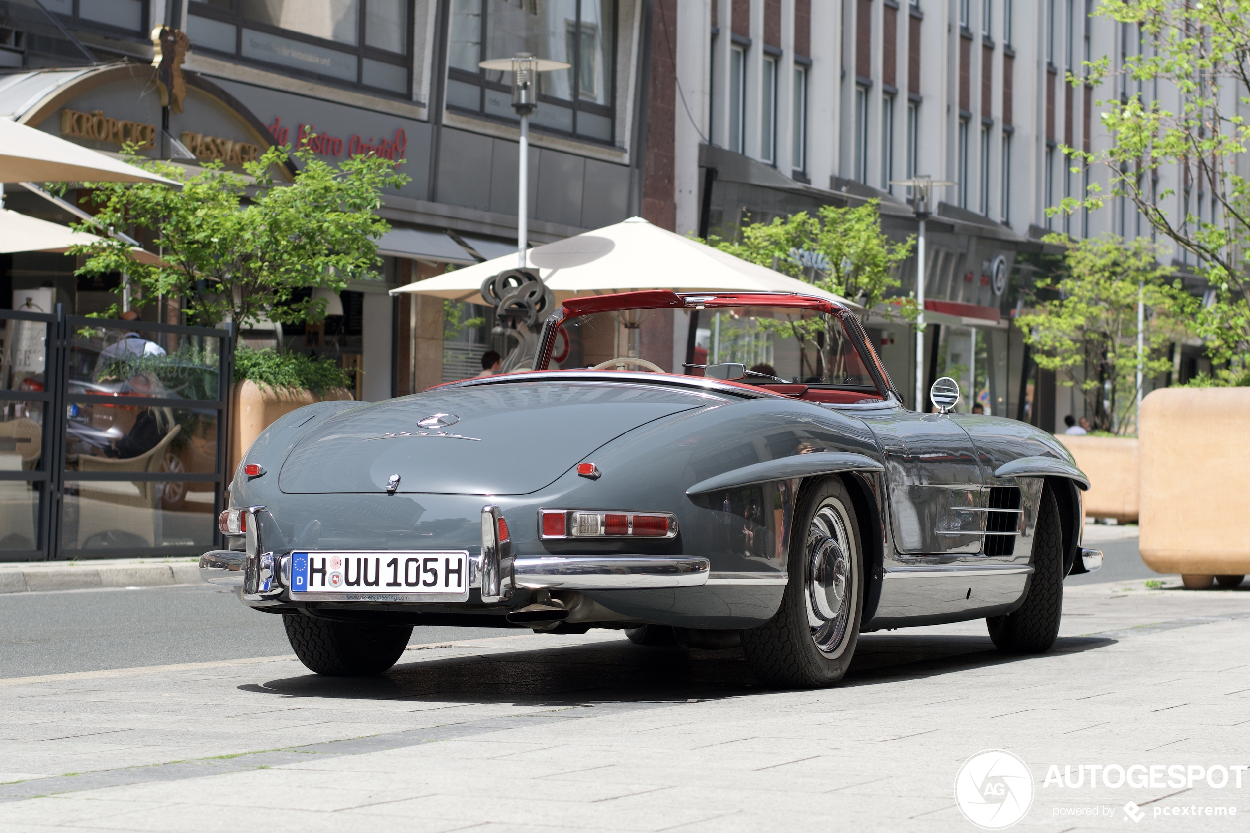 Mercedes-Benz 300SL Roadster - 04 June 2023 - Autogespot