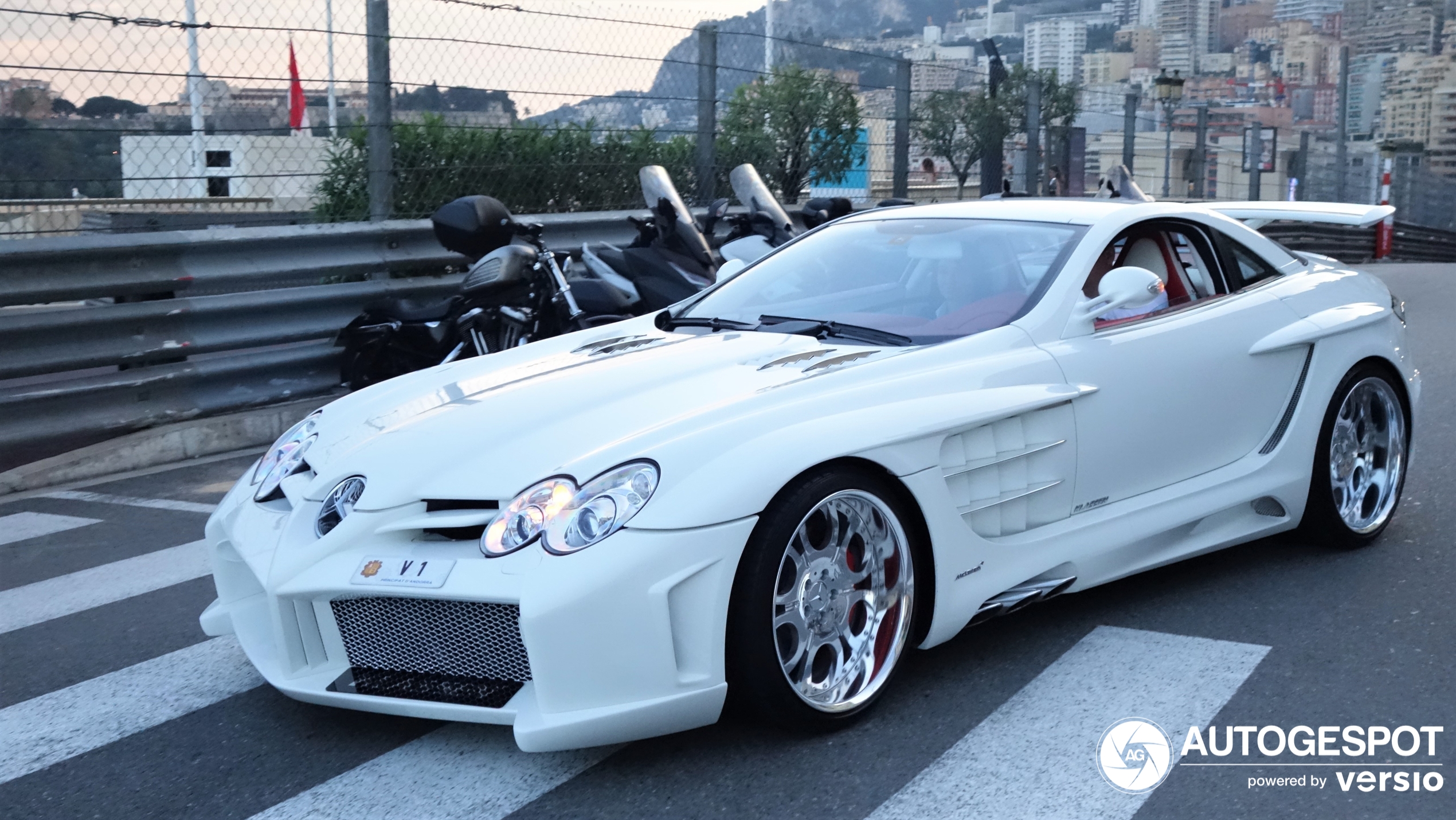 Mercedes-Benz FAB Design SLR McLaren Desire - 20 June 2023 - Autogespot
