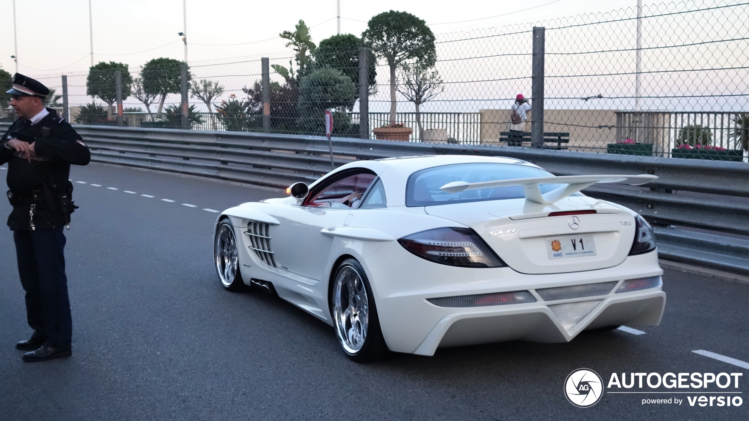 Mercedes-Benz FAB Design SLR McLaren Desire - 20 June 2023 - Autogespot