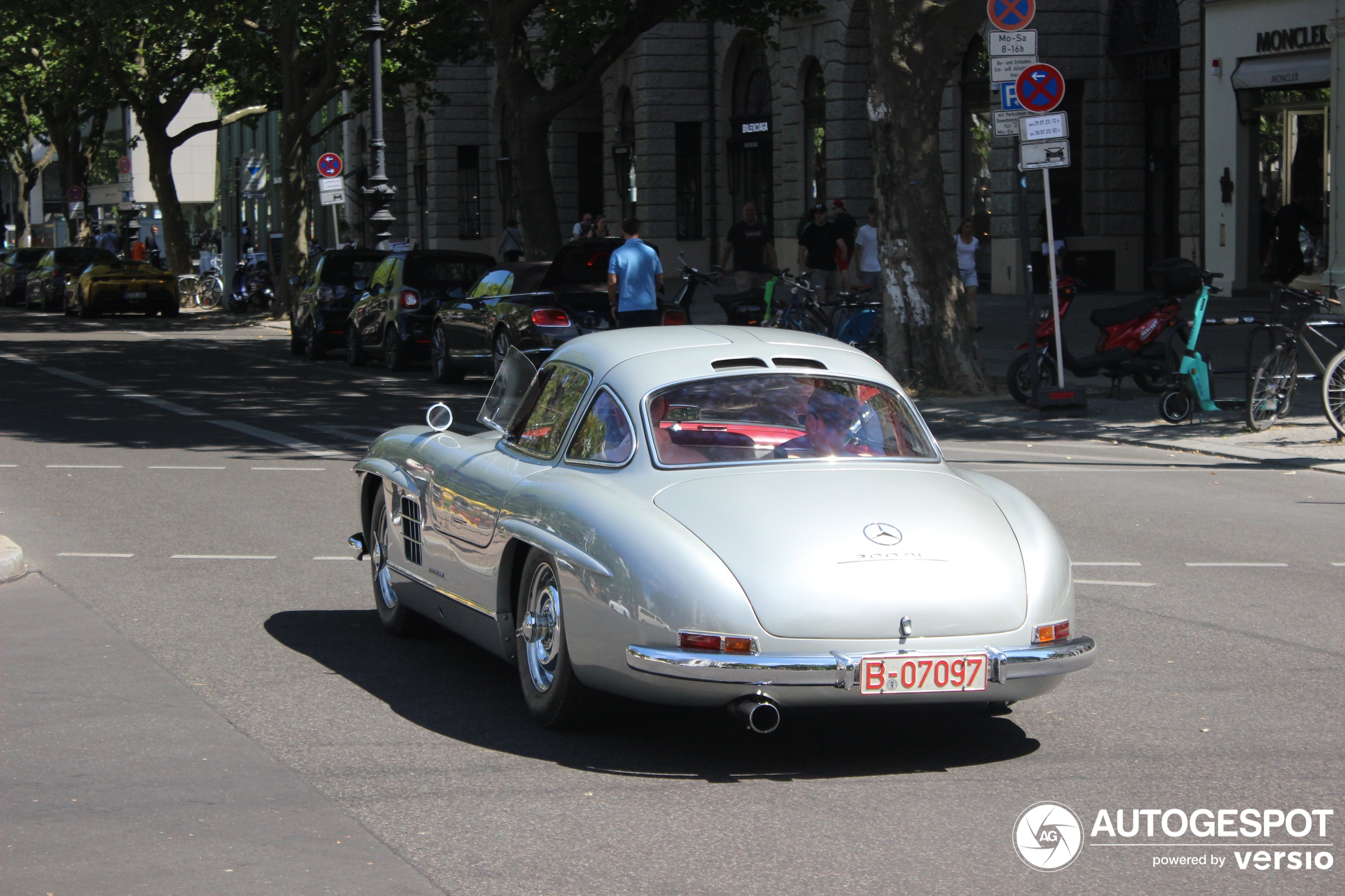 Mercedes-Benz 300SL Gullwing - 17 July 2023 - Autogespot