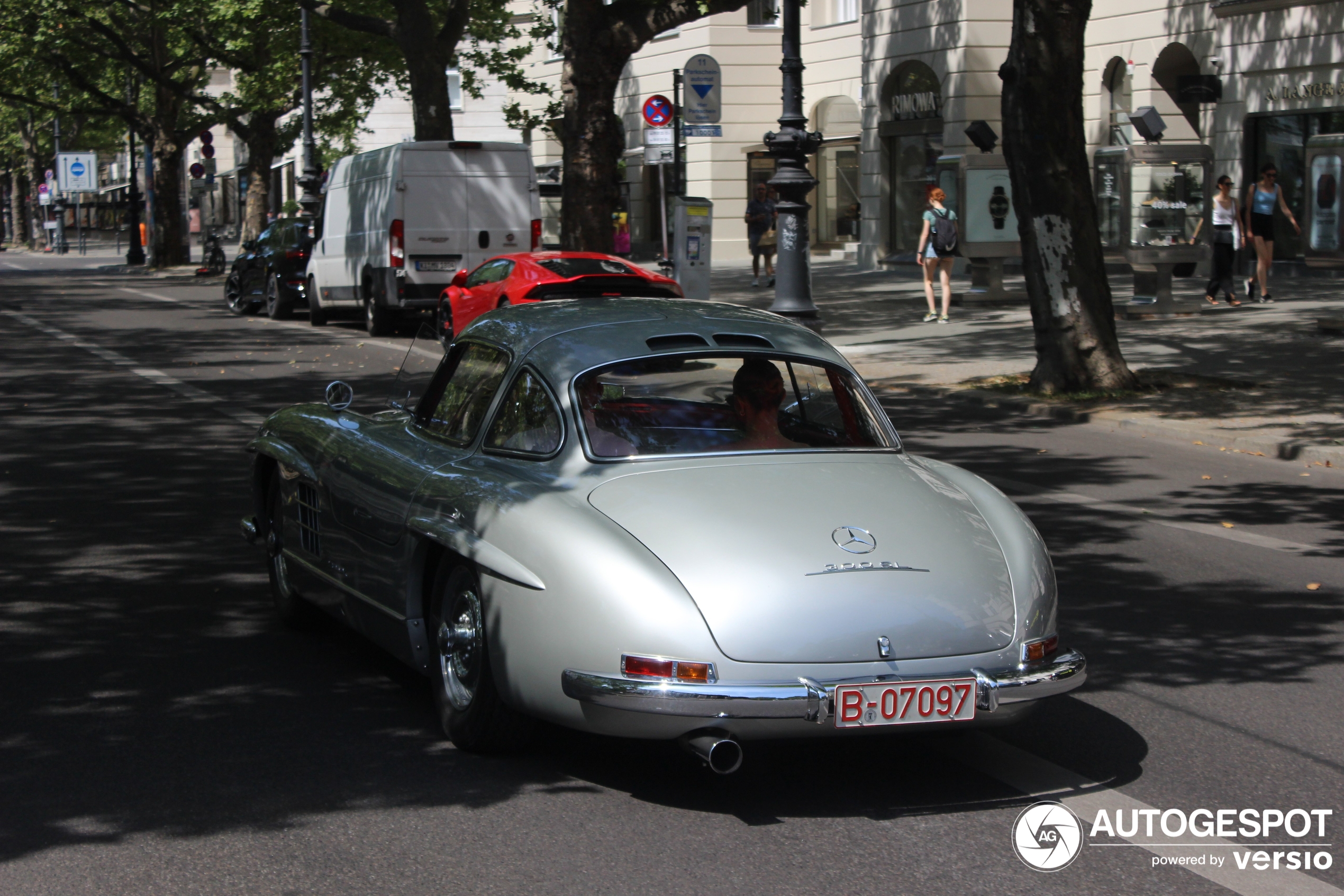 Mercedes-Benz 300SL Gullwing - 17 July 2023 - Autogespot