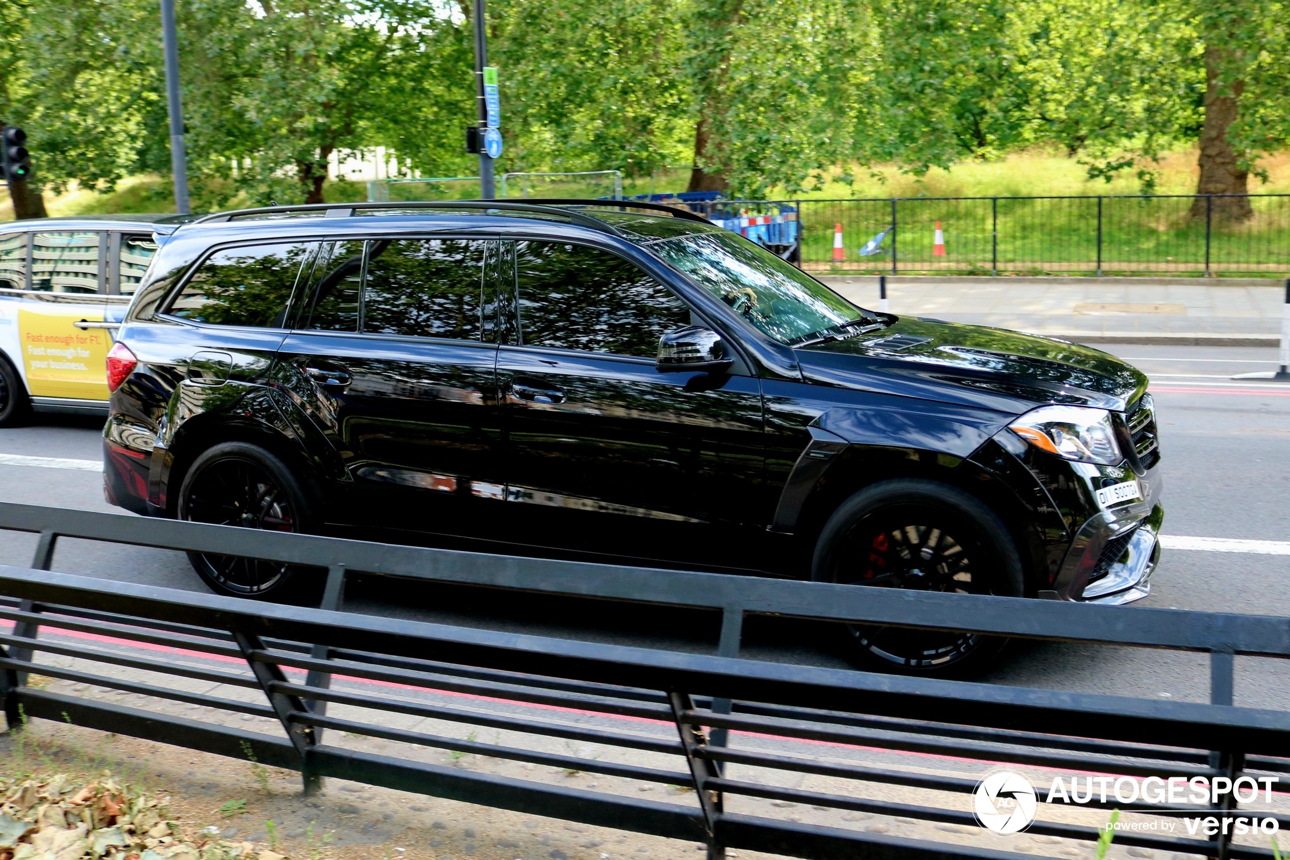Mercedes-AMG Brabus GLS 850 6.0 Biturbo - 25 July 2023 - Autogespot