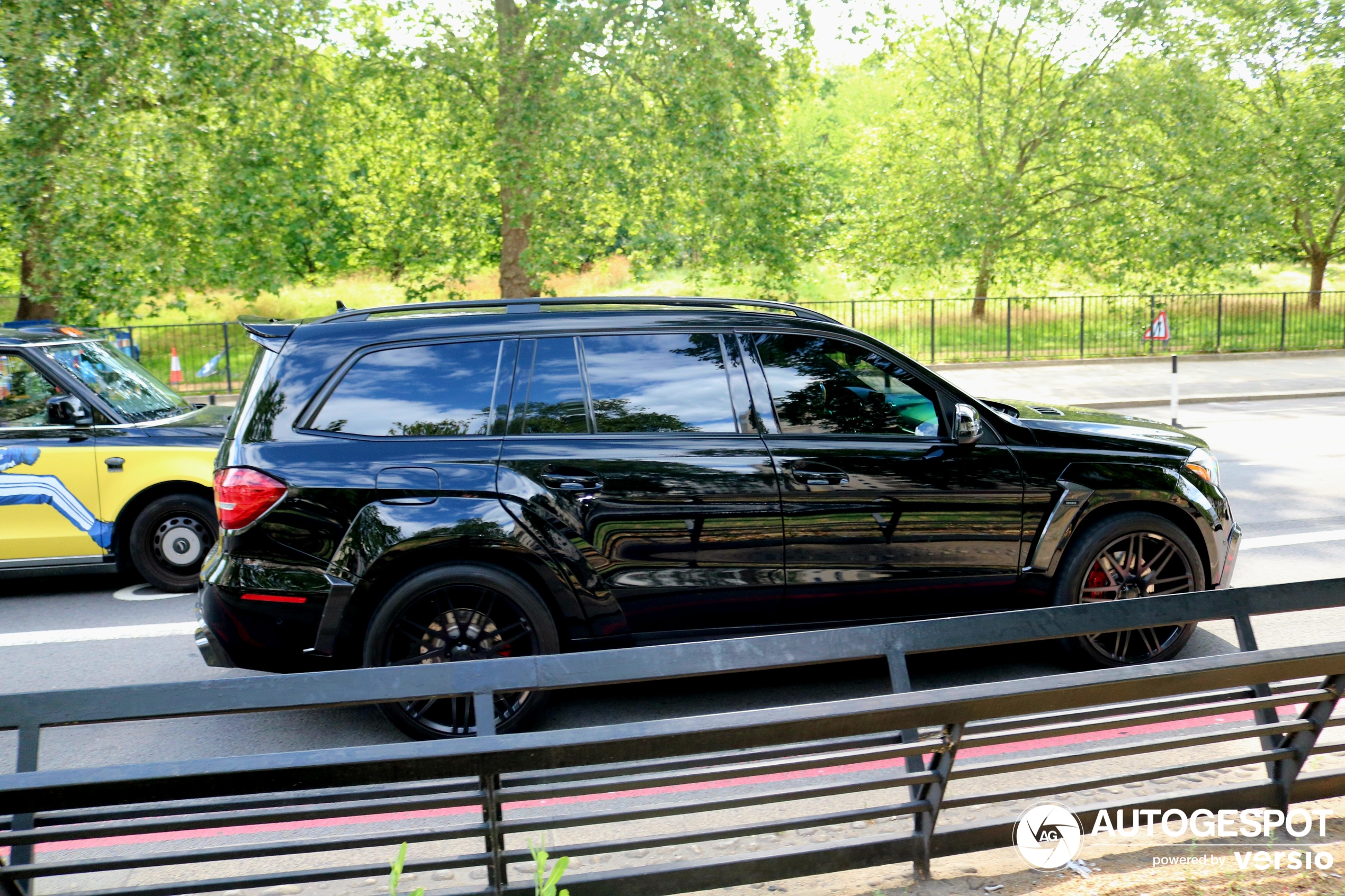 Mercedes-AMG Brabus GLS 850 6.0 Biturbo - 25 July 2023 - Autogespot