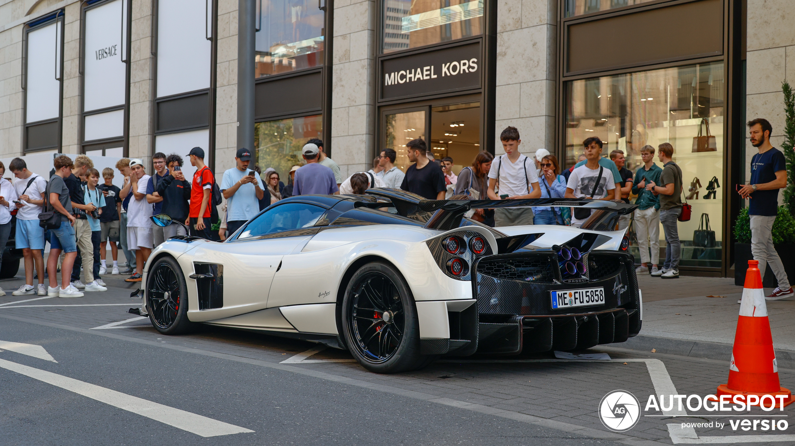 Pagani Huayra Roadster BC - 28 August 2023 - Autogespot