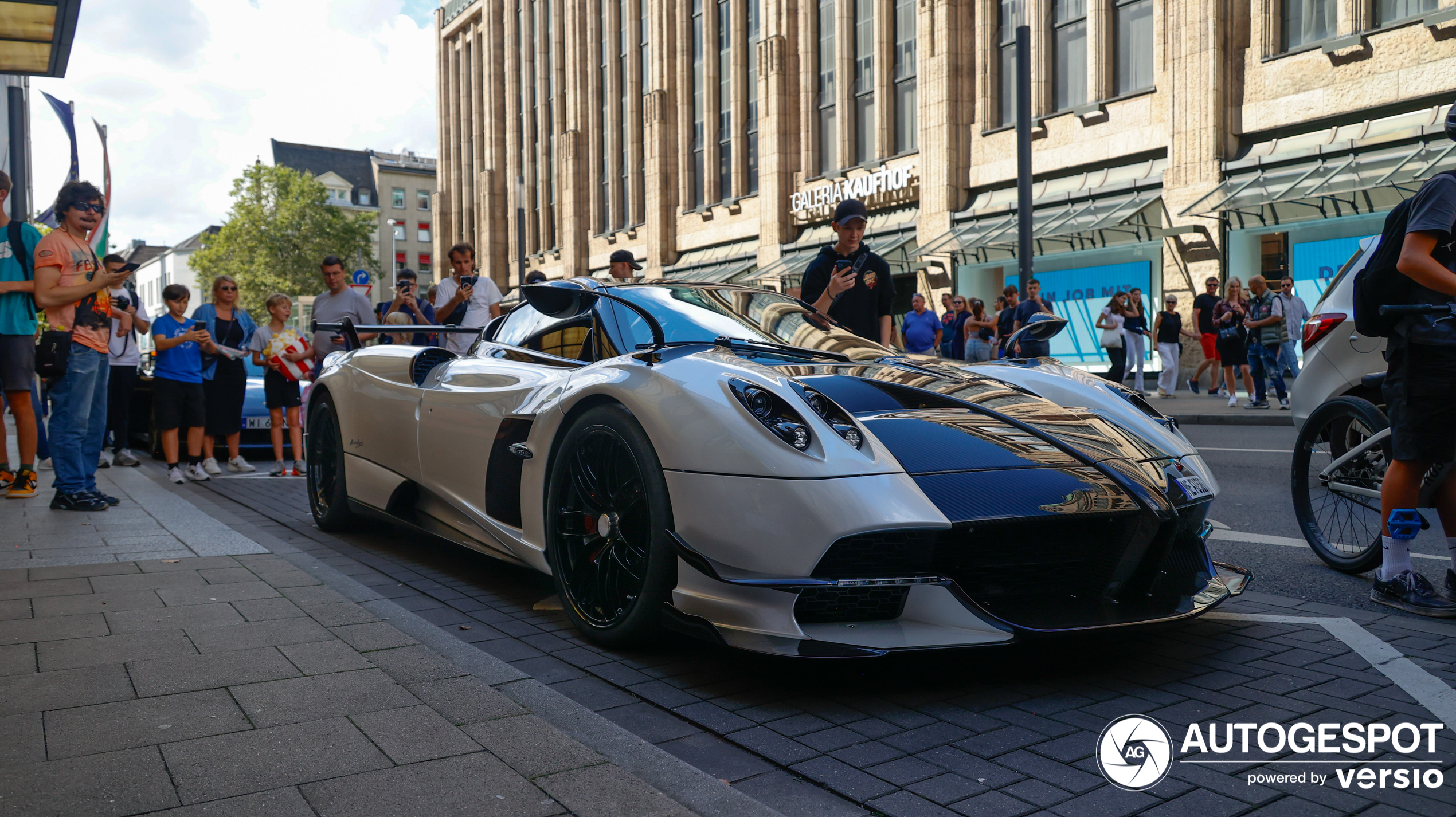 Pagani Huayra Roadster BC - 28 August 2023 - Autogespot