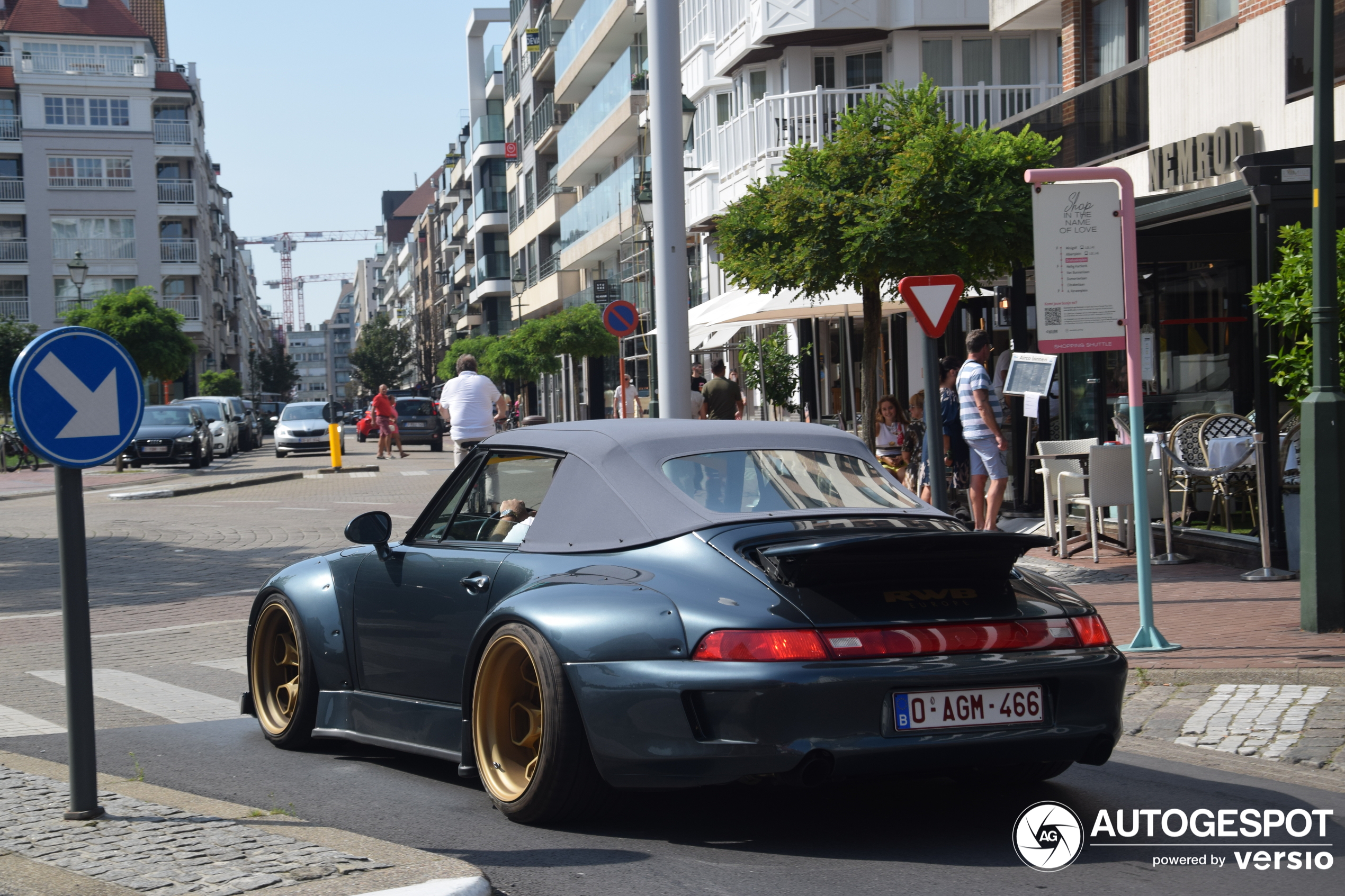 Porsche 993 Cabriolet Rauh-Welt Begriff - 22 September 2023 - Autogespot