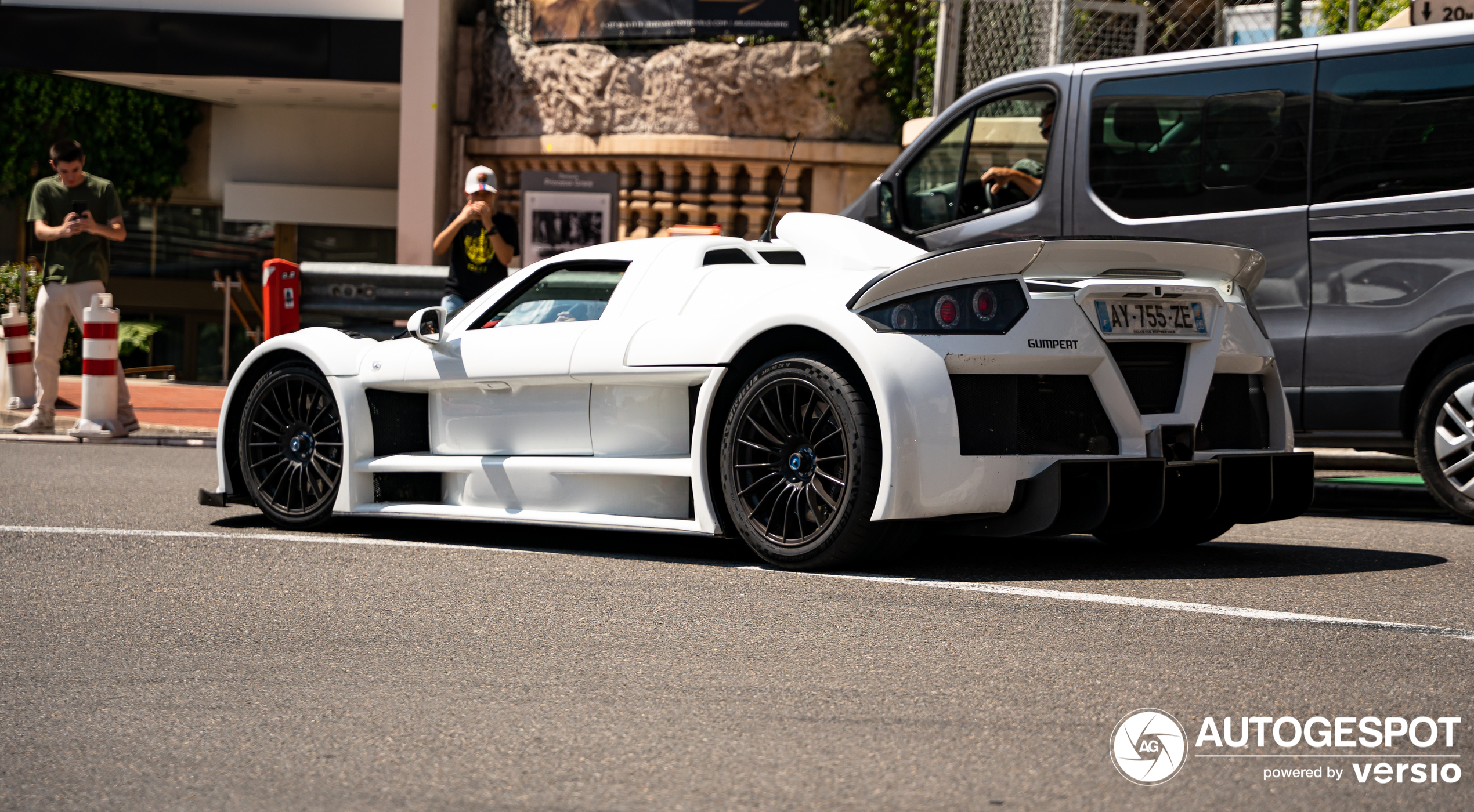 Gumpert Apollo Logo