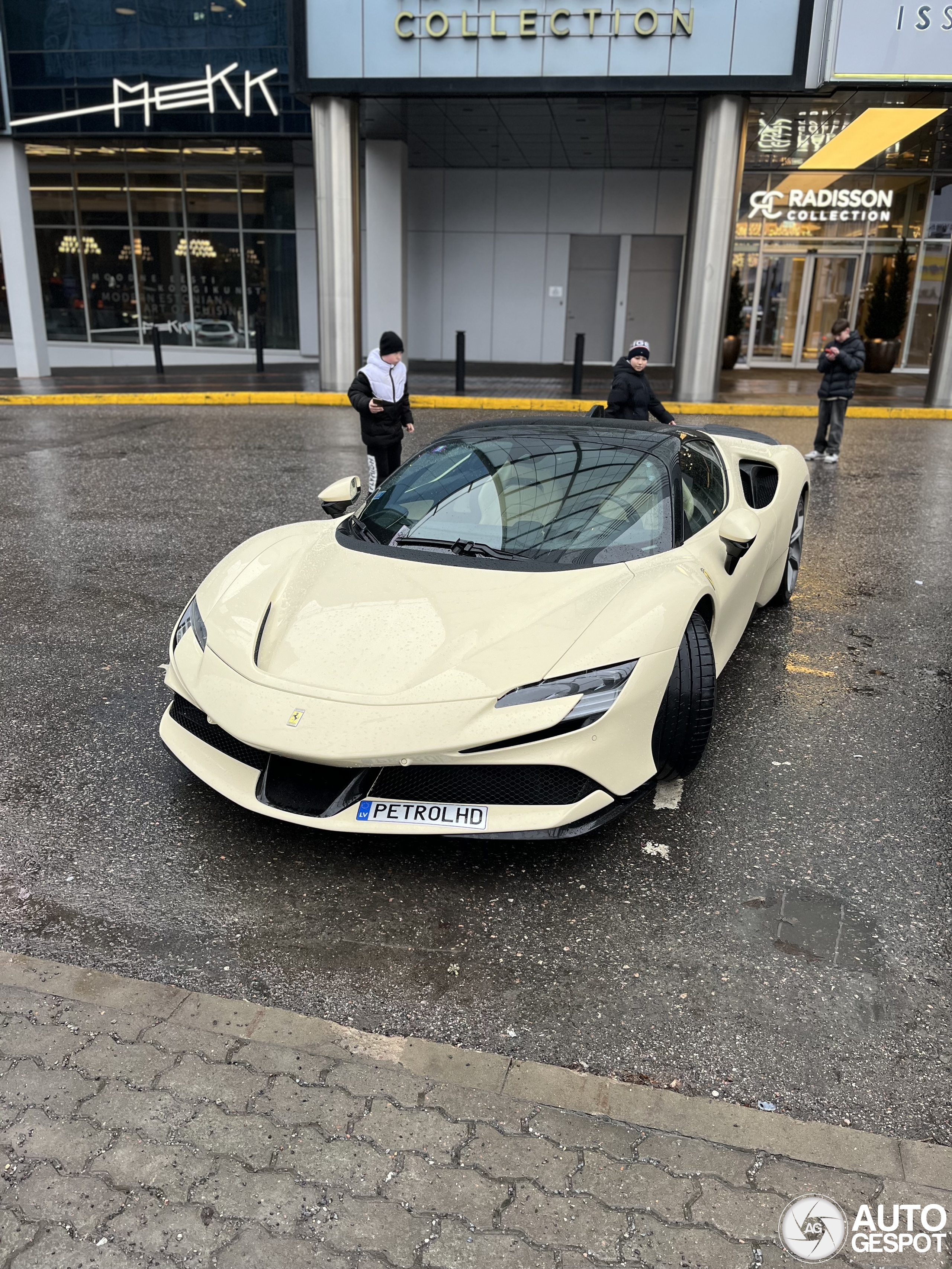 Ferrari SF90 Stradale - 16 March 2024 - Autogespot