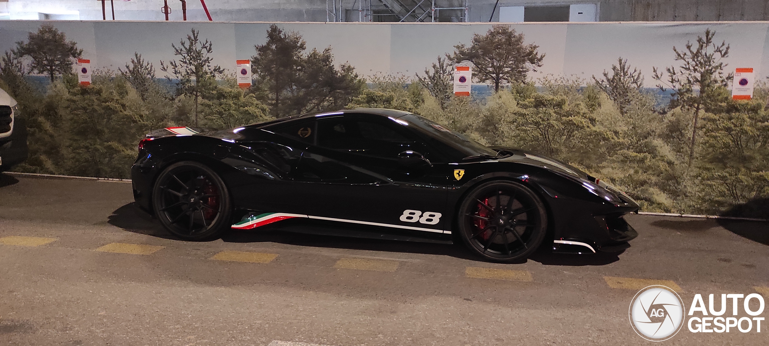 Ferrari 488 Pista Piloti - 04 April 2024 - Autogespot