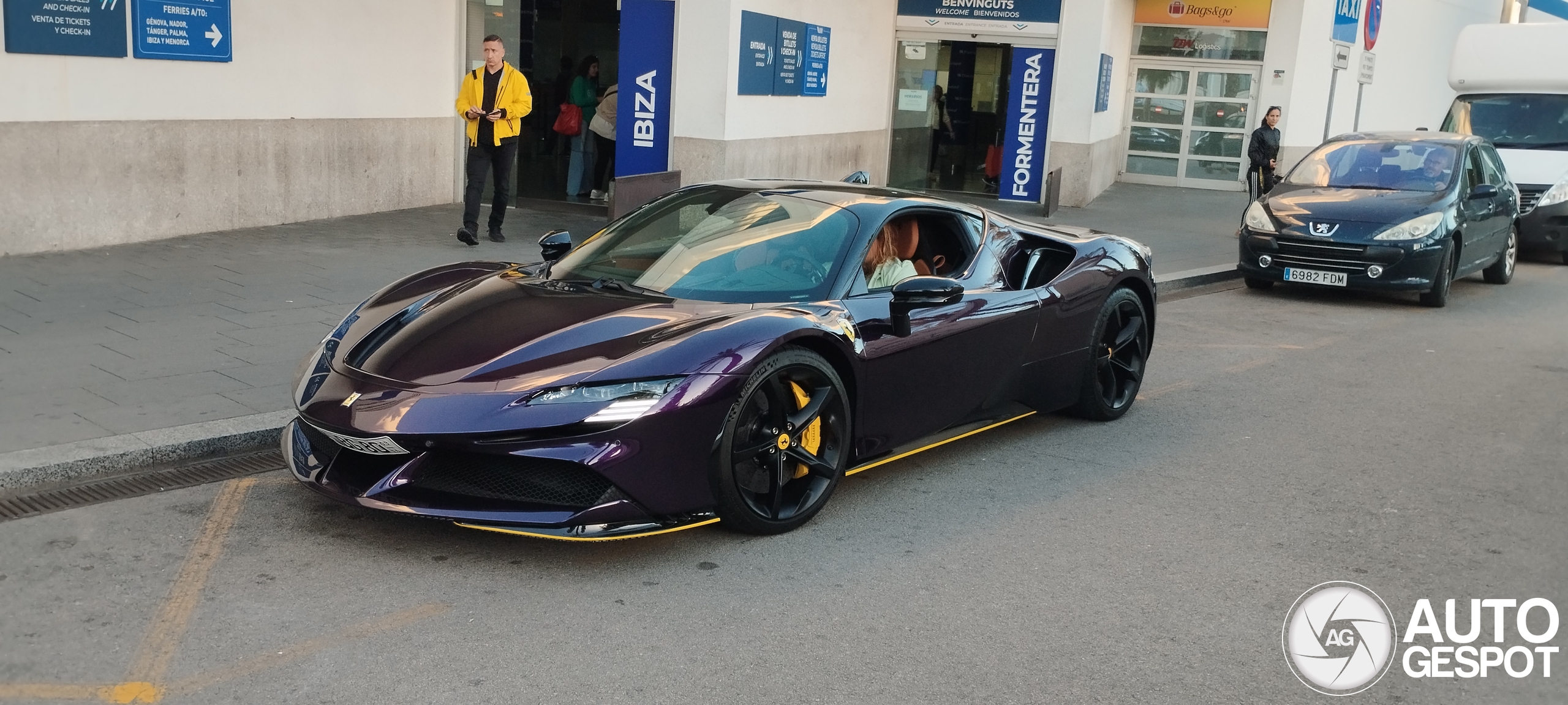 Ferrari SF90 Stradale - 26 April 2024 - Autogespot