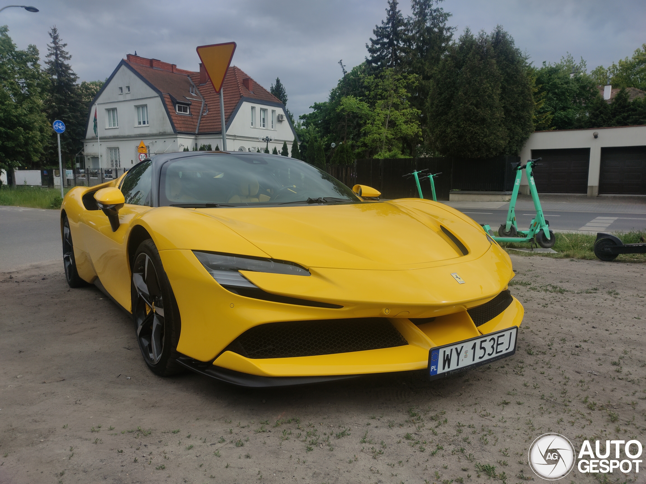Ferrari SF90 Stradale - 13 May 2024 - Autogespot