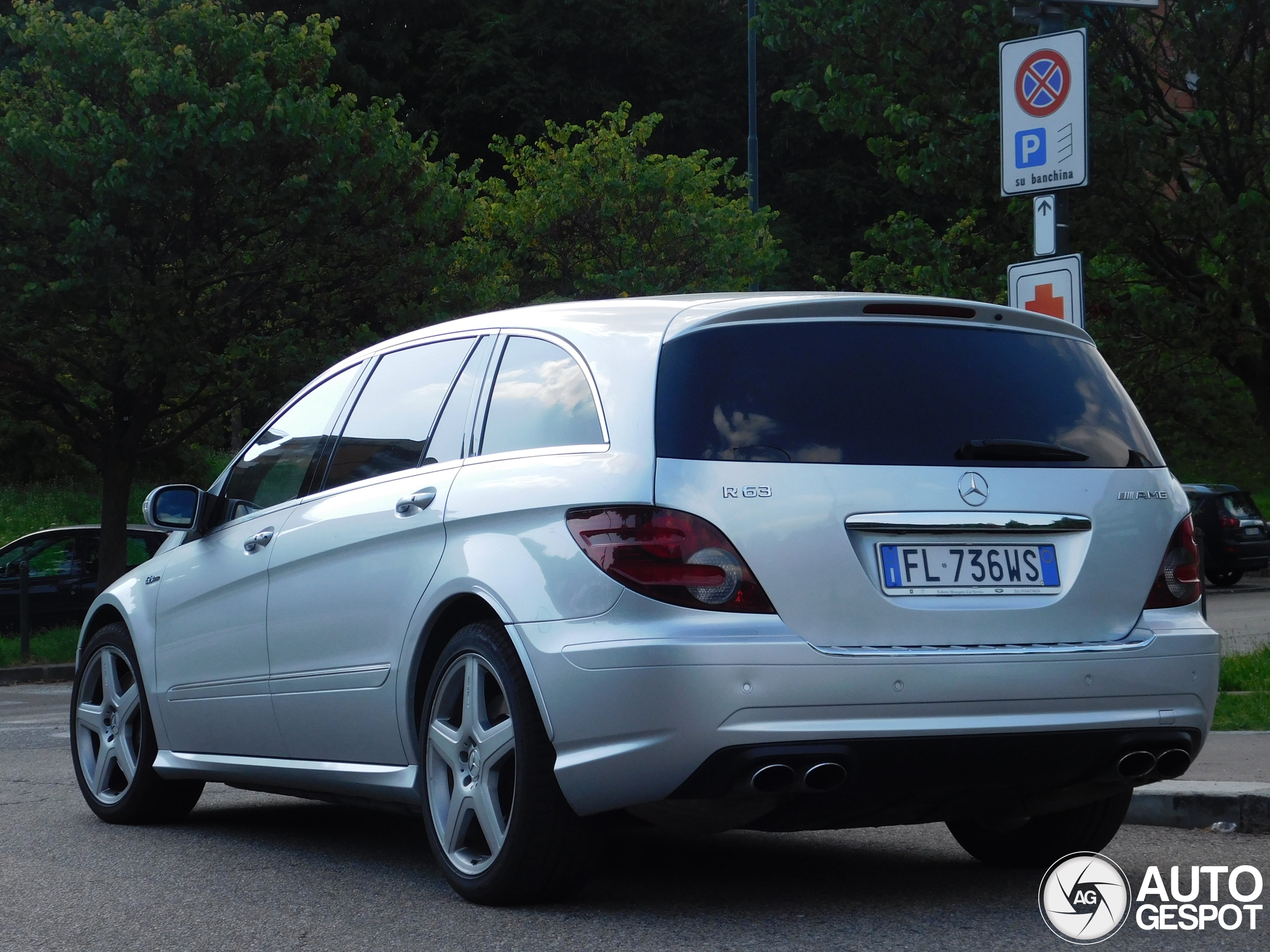 Mercedes-Benz R 63 AMG - 18 May 2024 - Autogespot