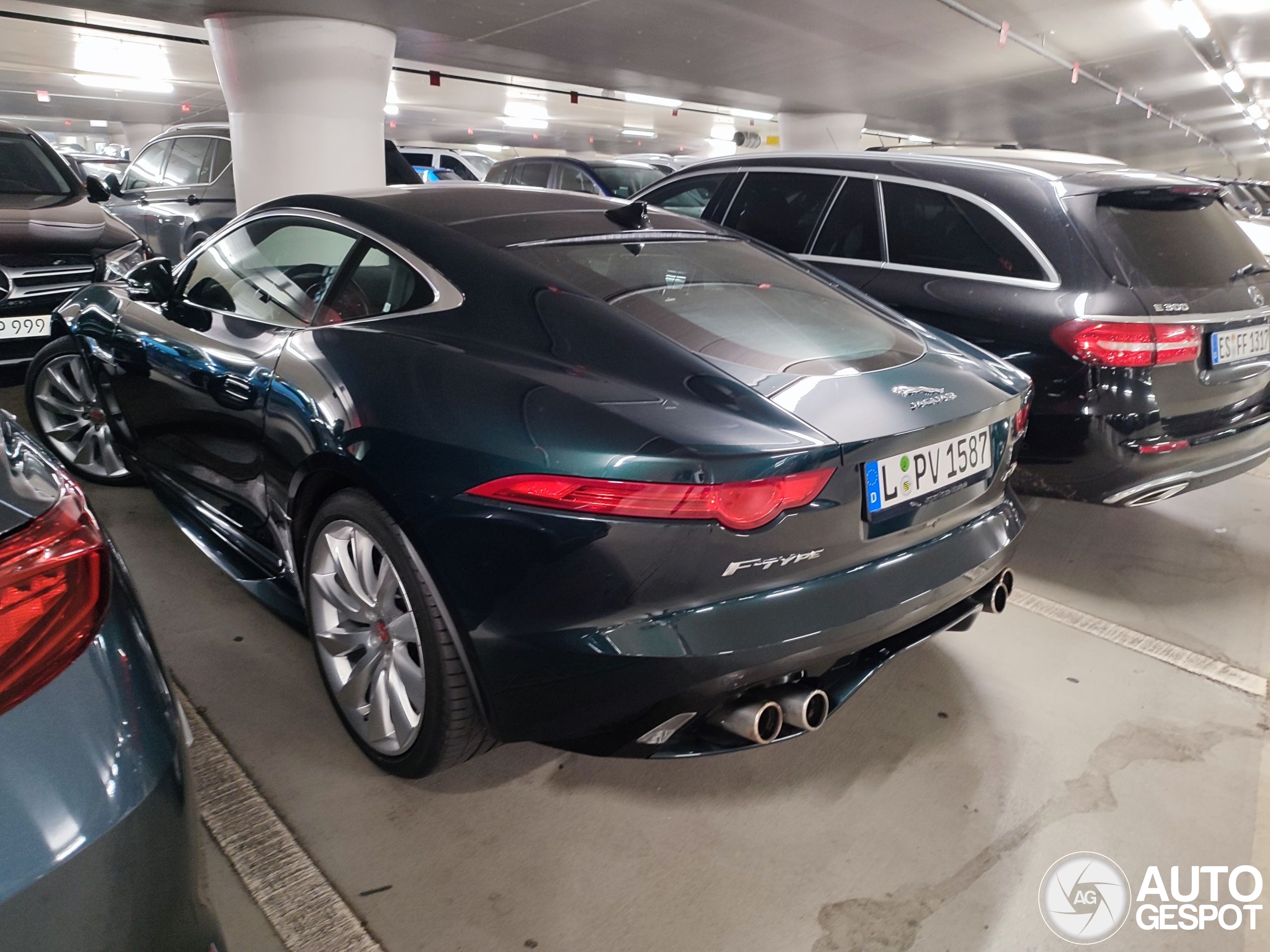 Jaguar F-TYPE R AWD Coupé - 01 June 2024 - Autogespot