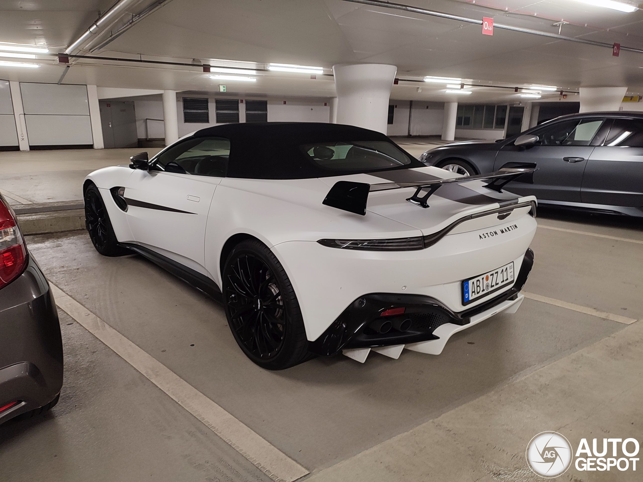 Aston Martin V8 Vantage Formula 1 Edition Roadster - 28 June 2024 ...