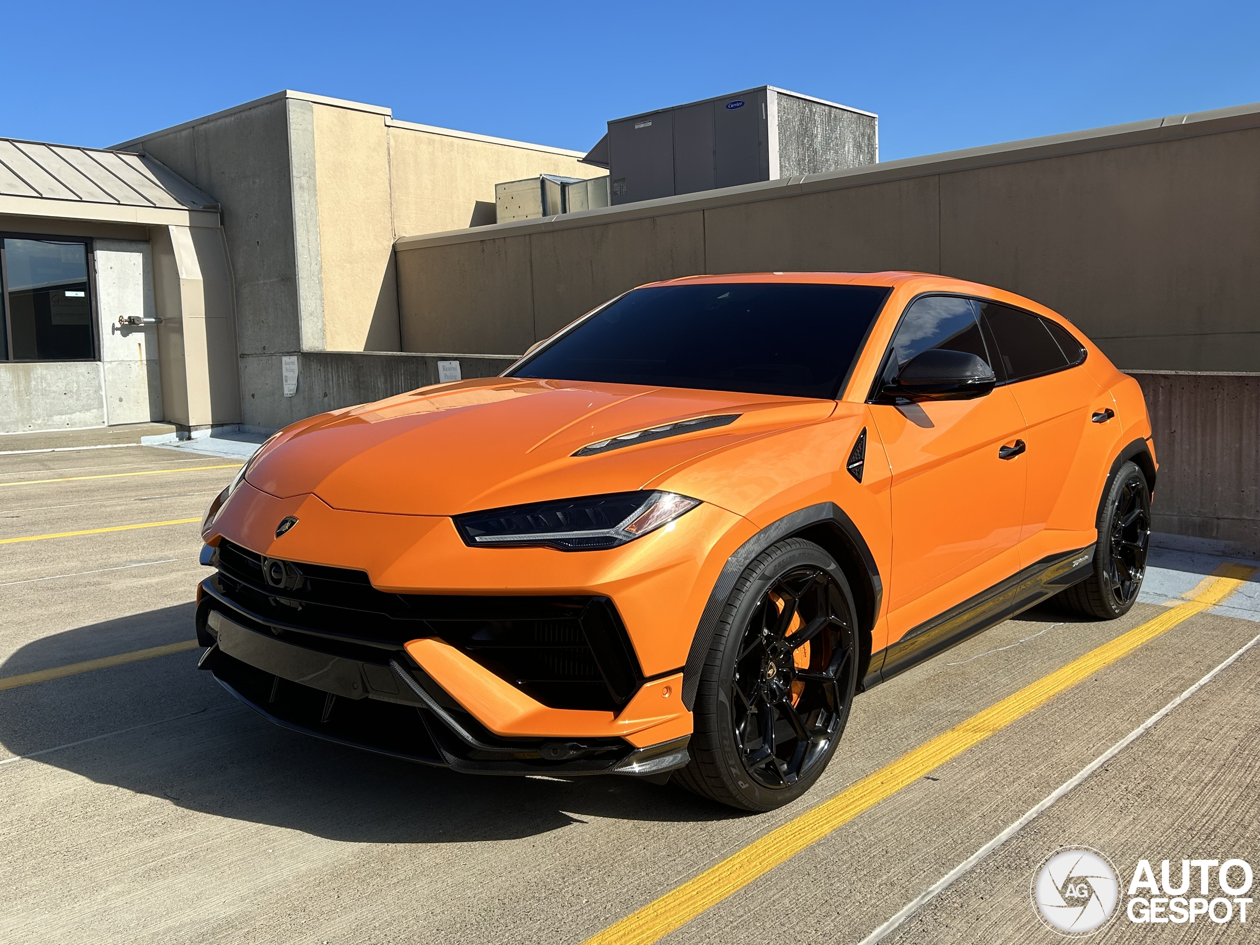 orange lamborghini urus