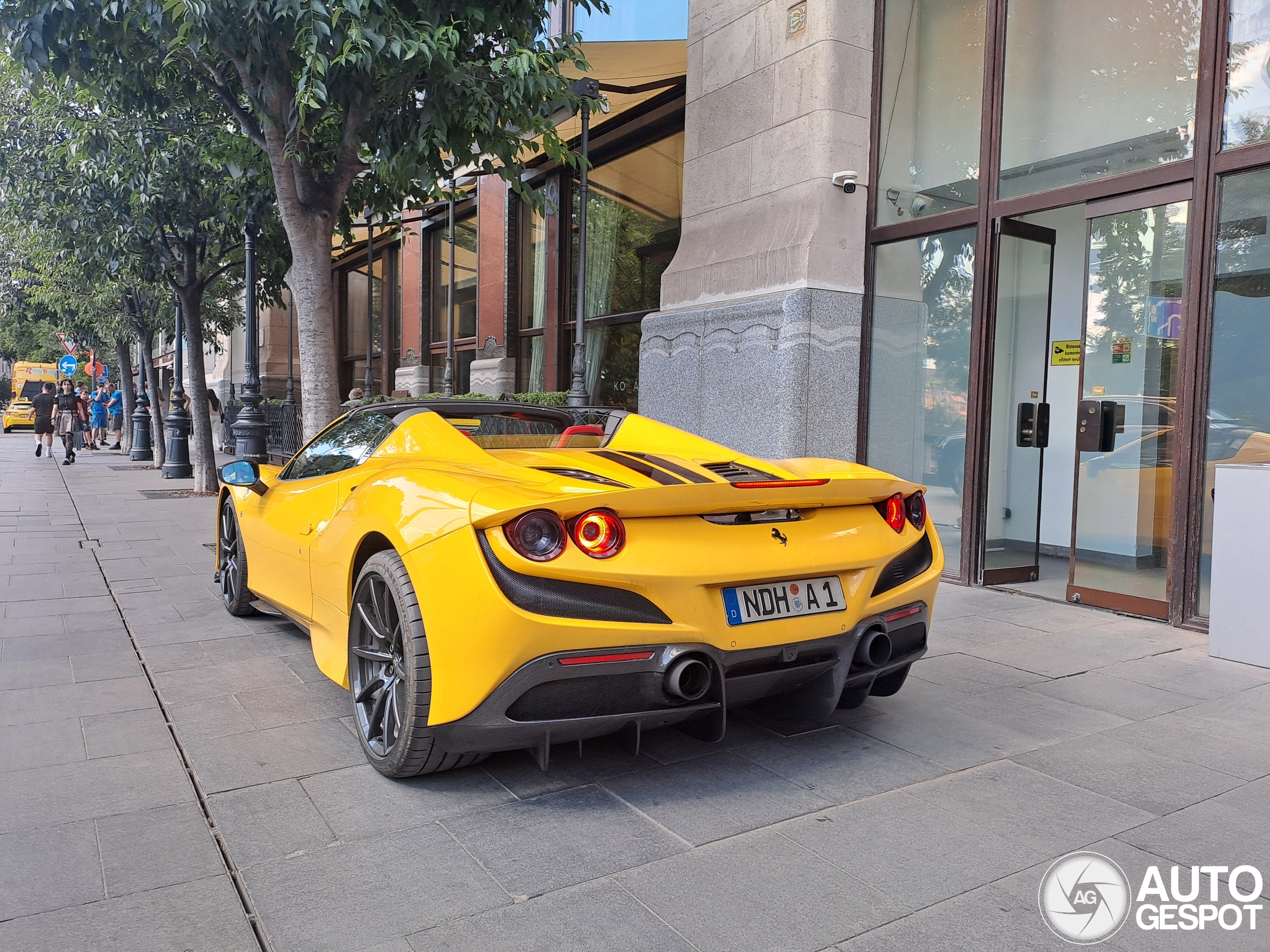 Ferrari F8 Spider - 08 July 2024 - Autogespot