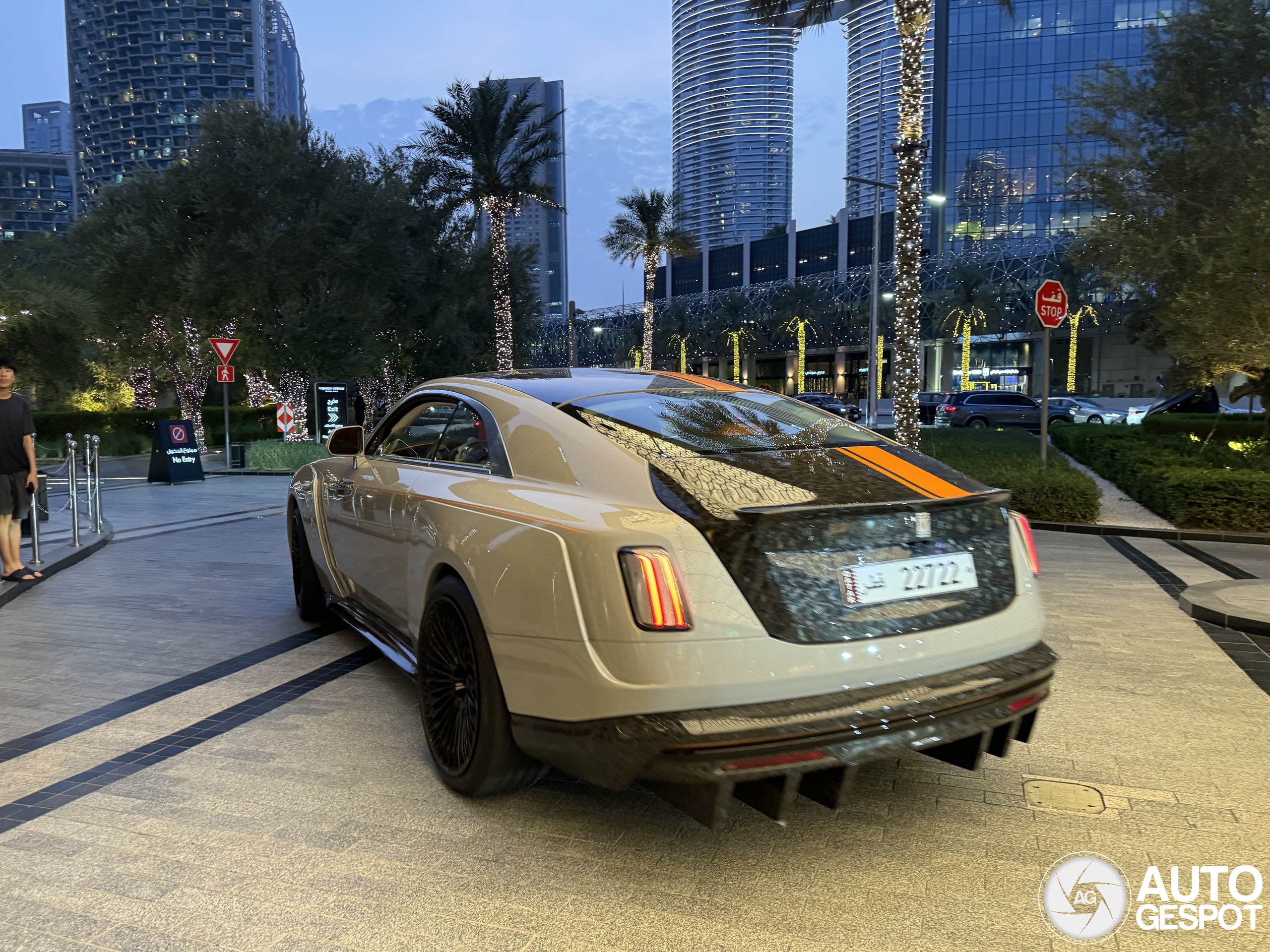 Rolls-Royce Spectre Venuum Black - 06 August 2024 - Autogespot