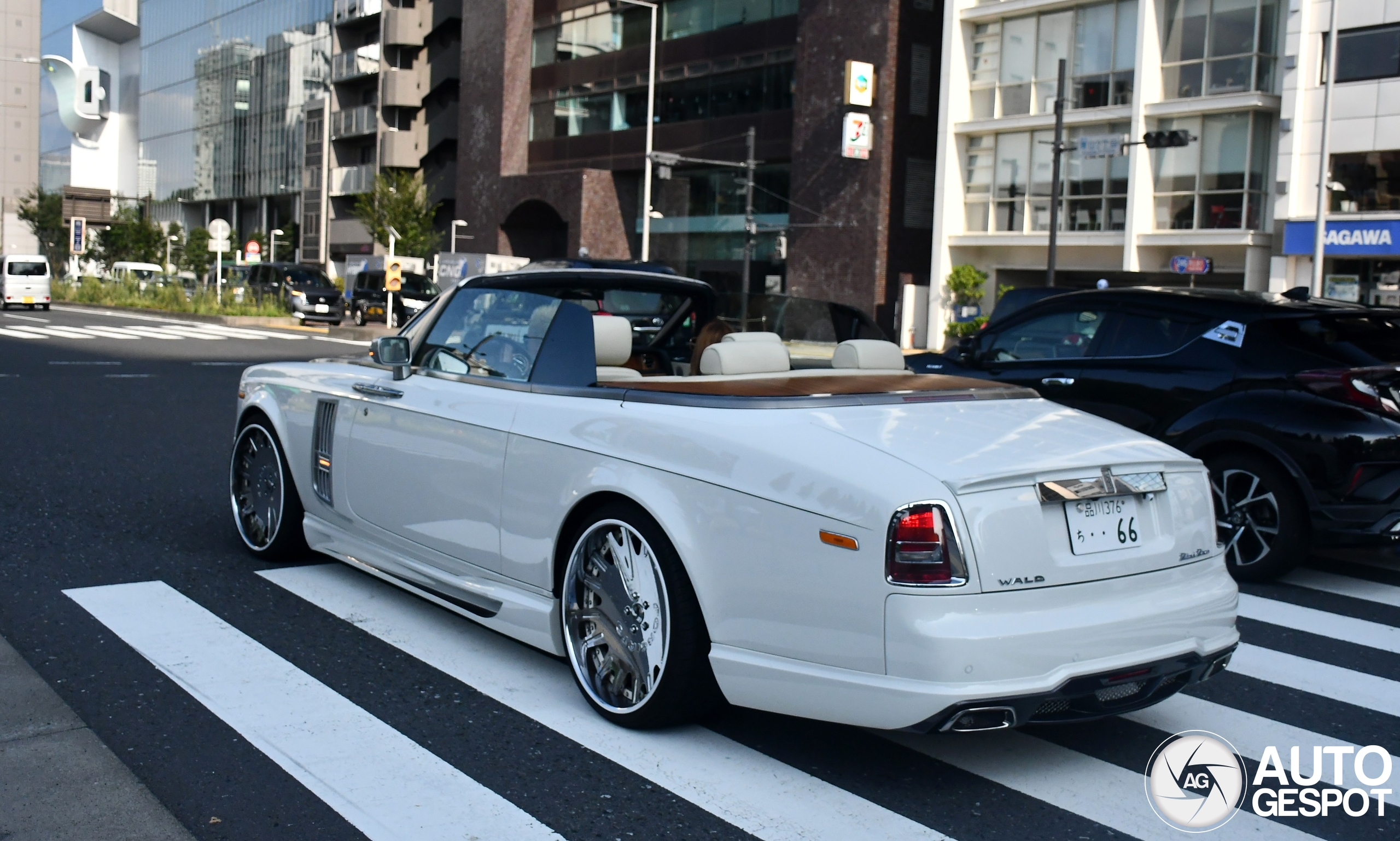 Rolls-Royce WALD Phantom Drophead Coupé Black Bison Edition - 21 ...