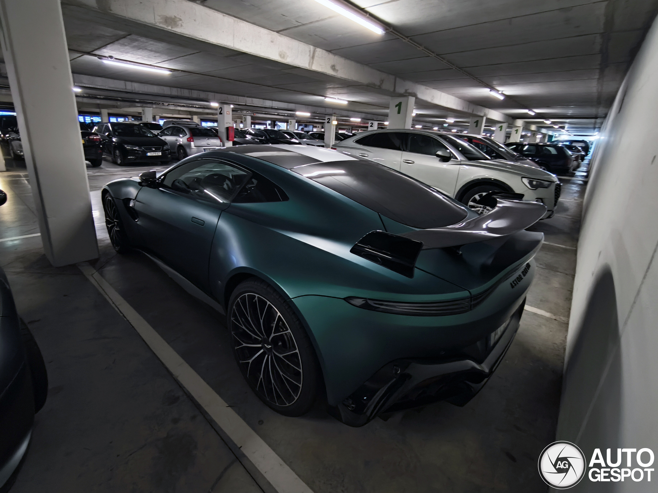 Aston Martin V8 Vantage Formula 1 Edition - 23 September 2024 - Autogespot