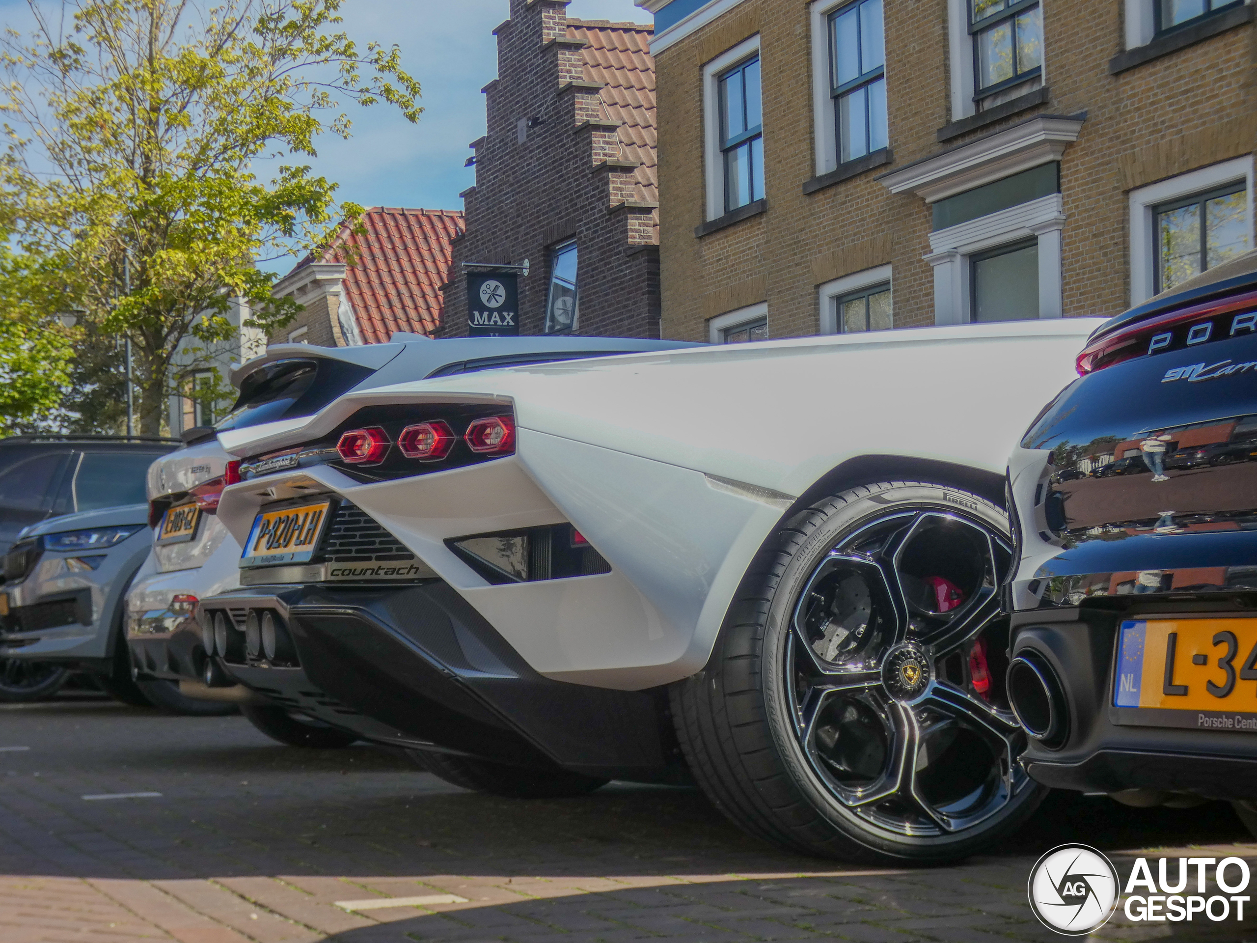 Rare sight: Lamborghini Countach LPI 800-4 Spotted in Fijnaart