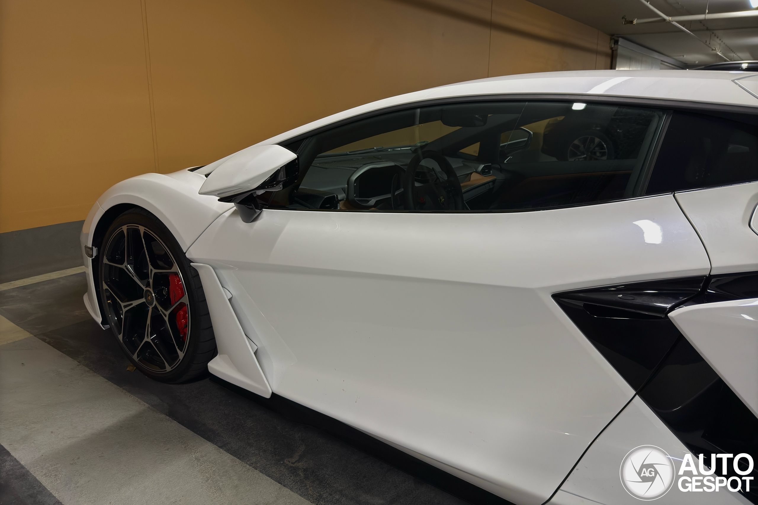 Lamborghini Revuelto - 25 October 2024 - Autogespot