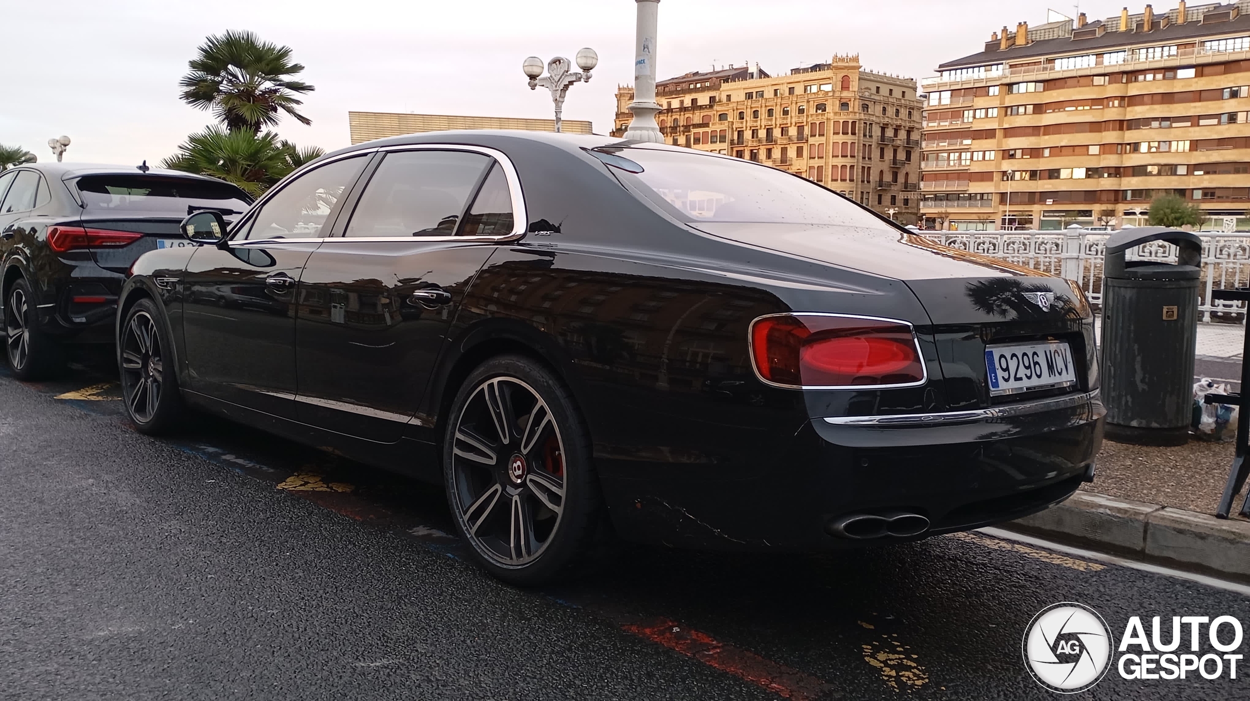 Bentley Flying Spur V8 S - 31 October 2024 - Autogespot