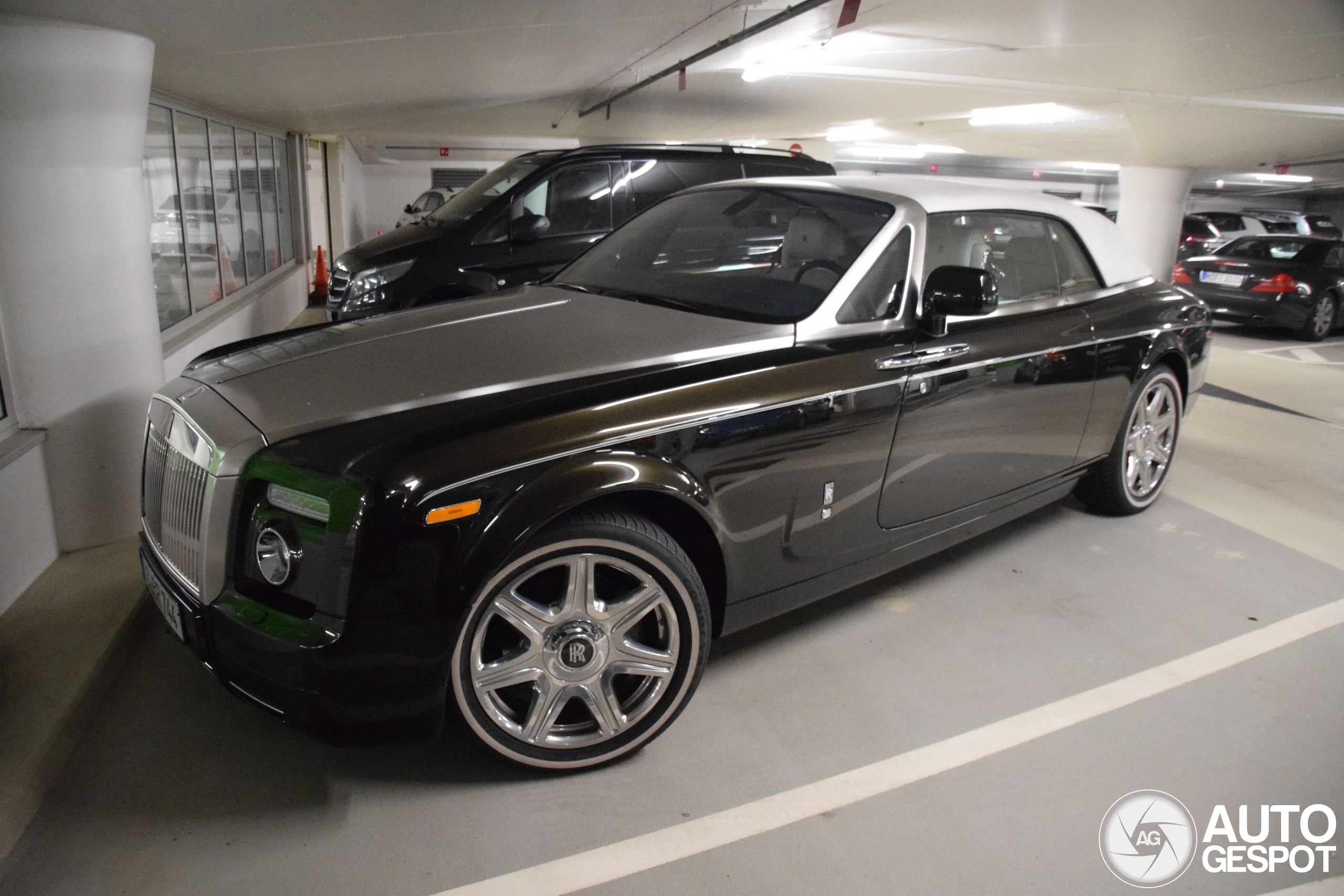 Rolls-Royce Phantom Drophead Coupé Spirit of Ecstasy Centenary Edition ...
