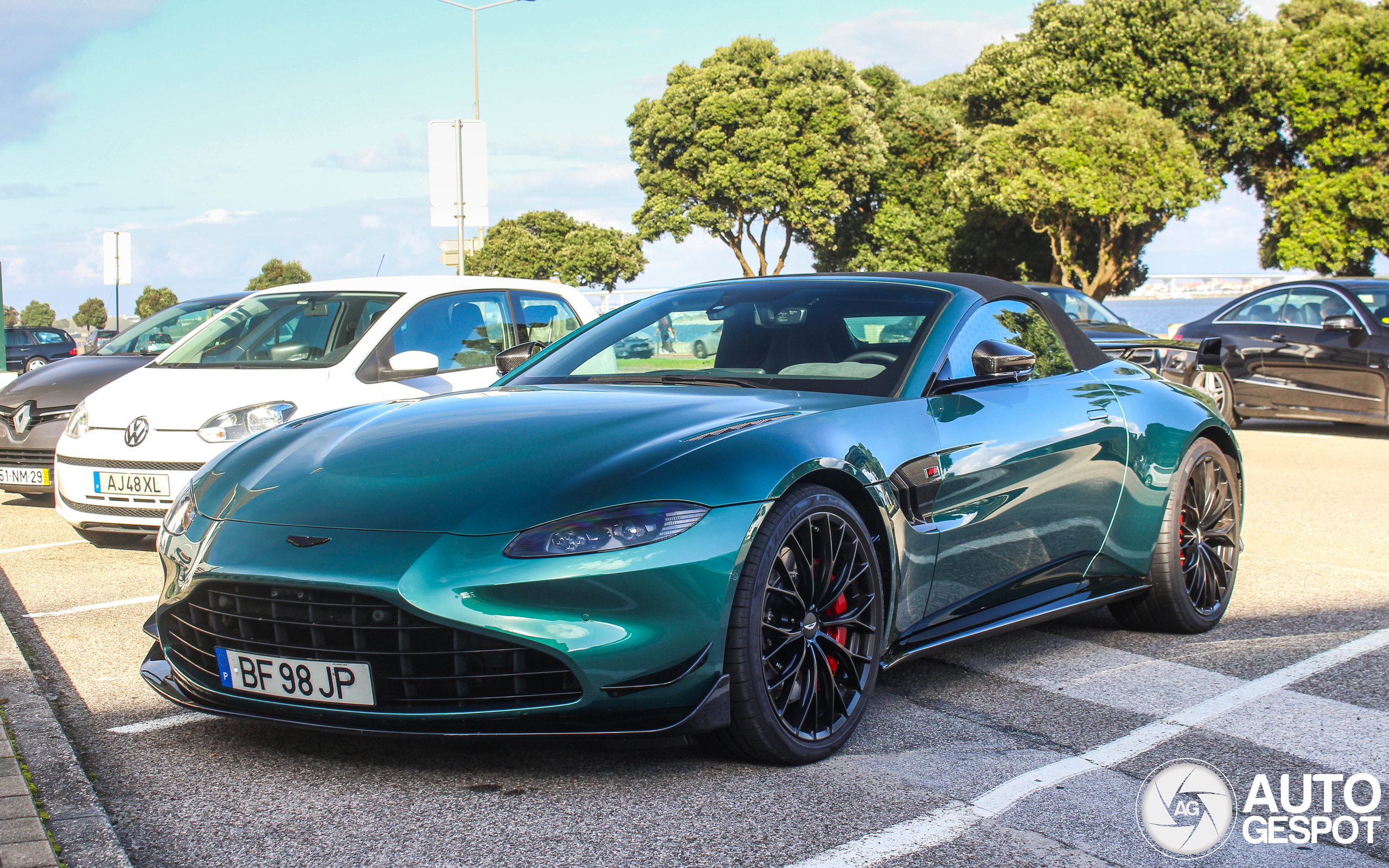 Aston Martin V8 Vantage Formula 1 Edition Roadster - 28 November 2024 ...