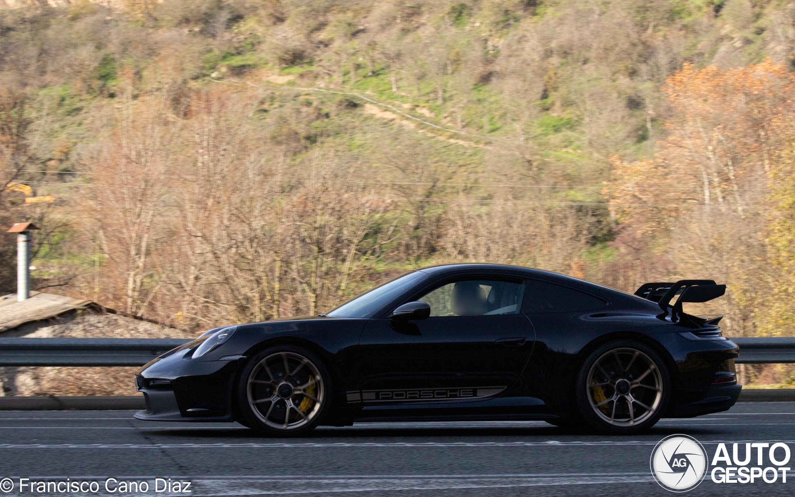 Porsche 992 GT3 MkI - 01 December 2024 - Autogespot