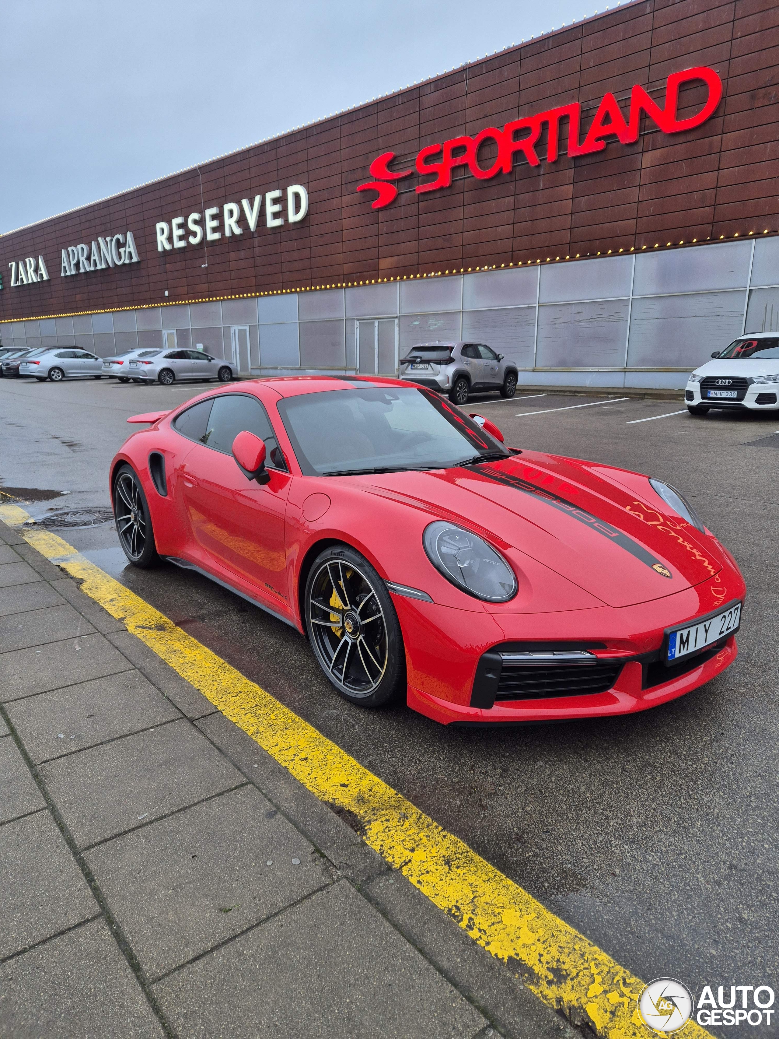 Porsche 992 Turbo S MkI - 03 December 2024 - Autogespot