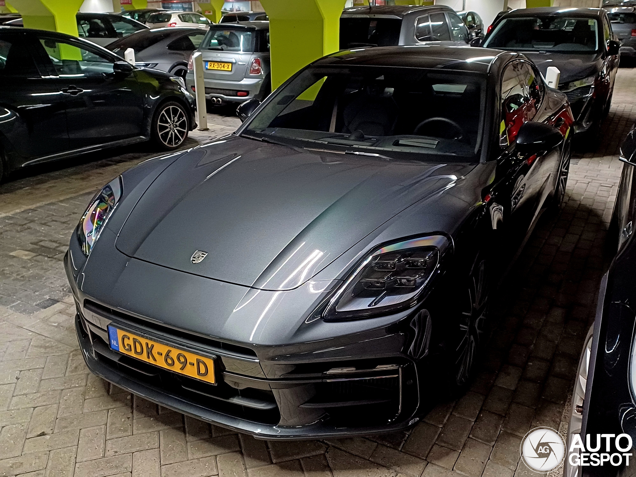Porsche 972 Panamera Turbo E-Hybrid - 16 December 2024 - Autogespot