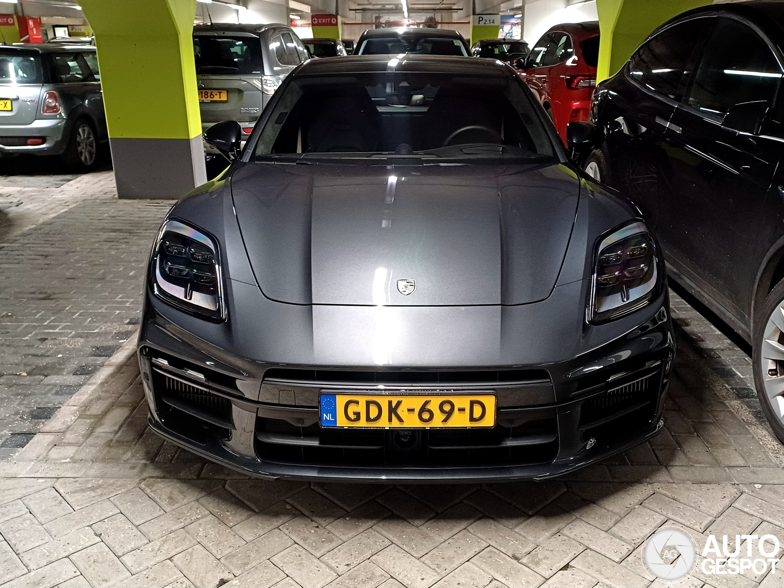 Porsche 972 Panamera Turbo E-Hybrid - 16 December 2024 - Autogespot