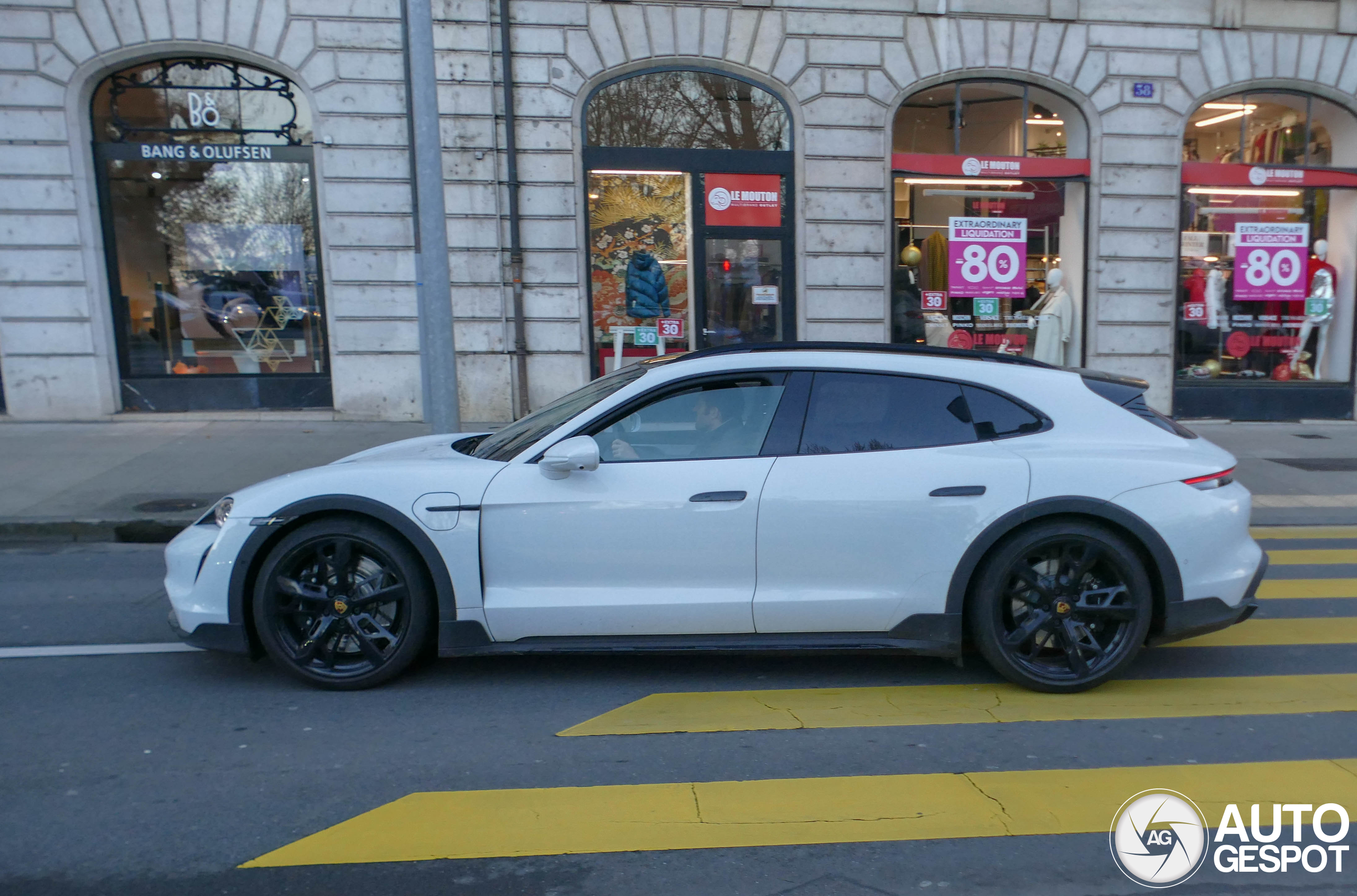 Porsche Taycan Turbo Cross Turismo - 24 December 2024 - Autogespot