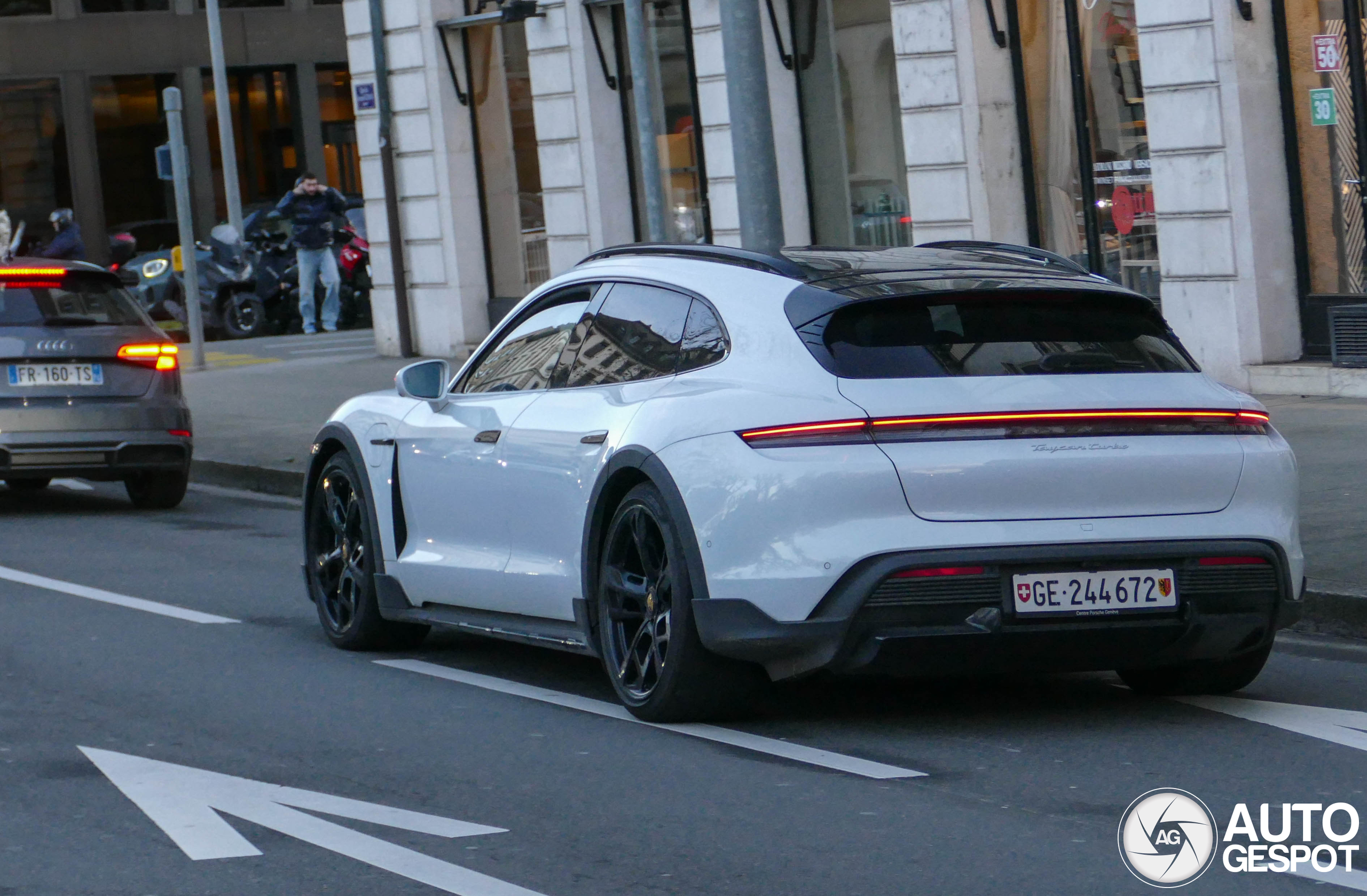 Porsche Taycan Turbo Cross Turismo - 24 December 2024 - Autogespot