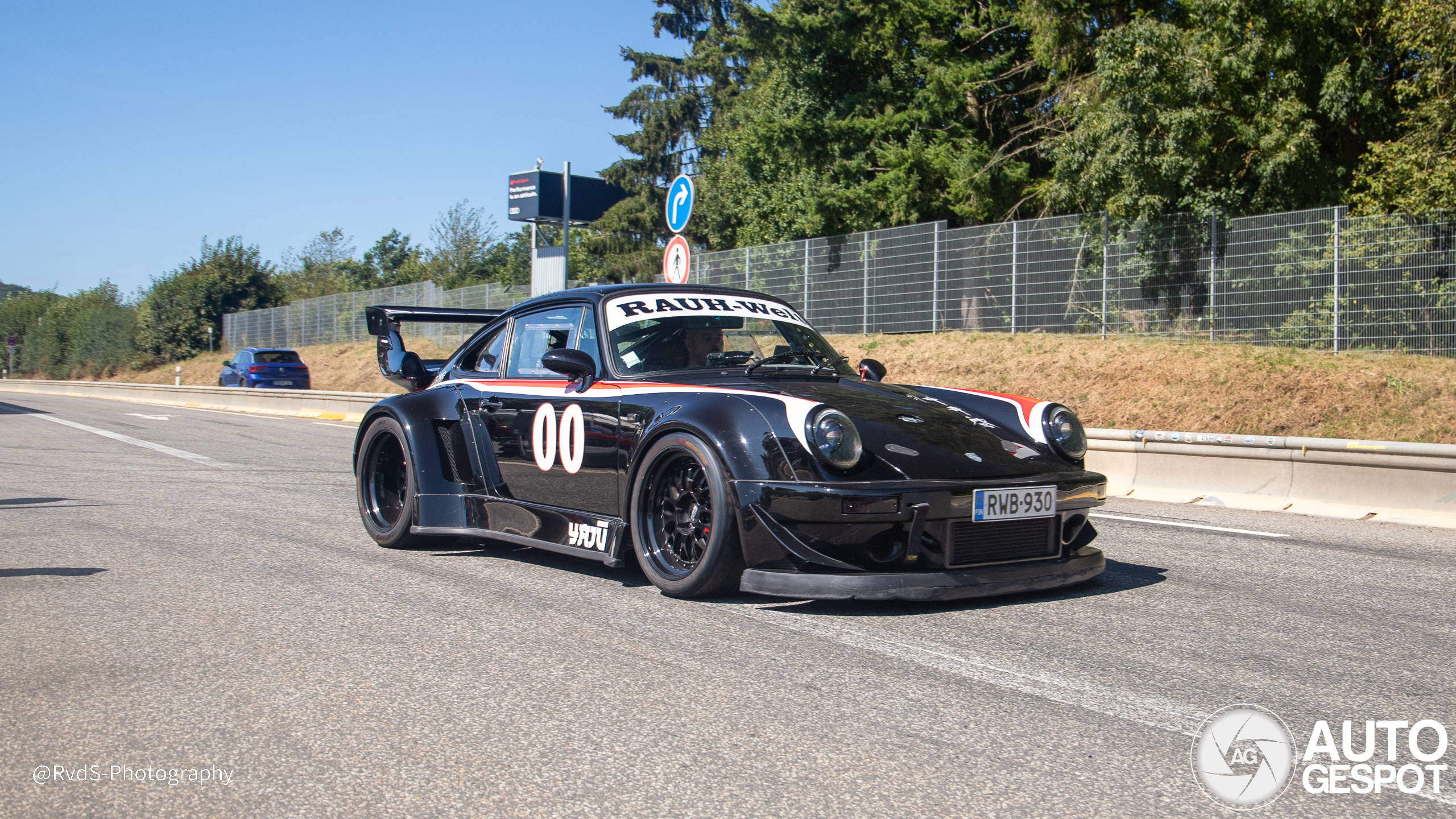 Porsche 930 Turbo Rauh-Welt Begriff - 29 December 2024 - Autogespot