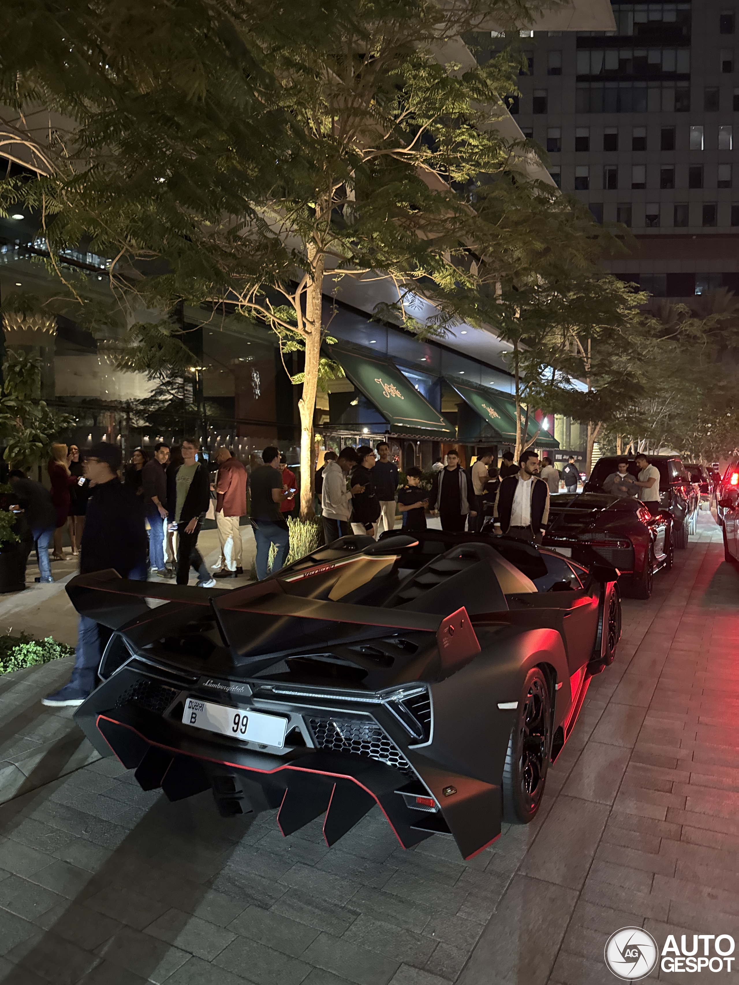 Goldener Lamborghini Veneno 1 Of 9 Lamborghini Veneno Roadster For