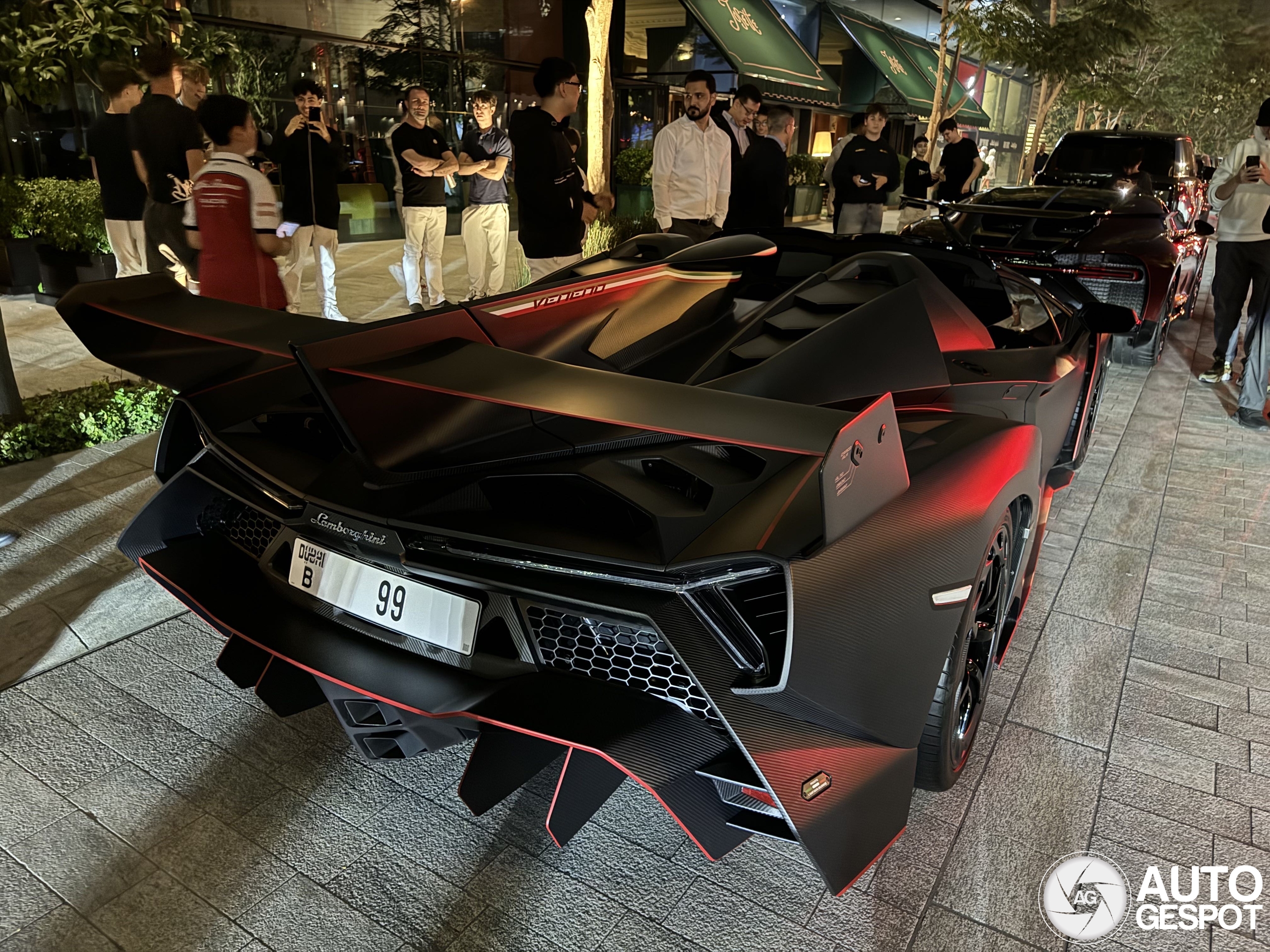 Lamborghini Veneno Glas