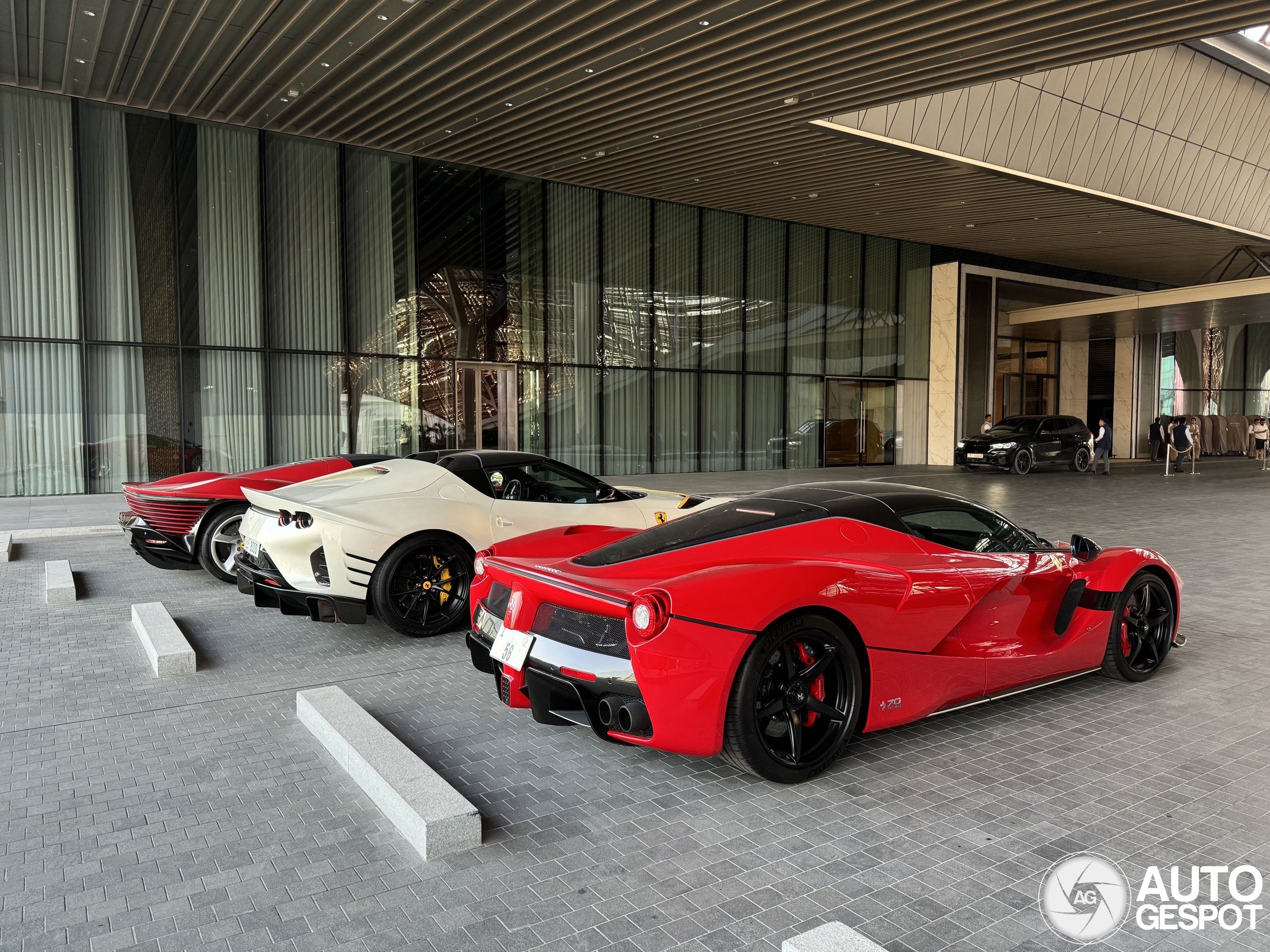 Bizarre Ferrari-combo in Dubai maakt zelfs daar indruk